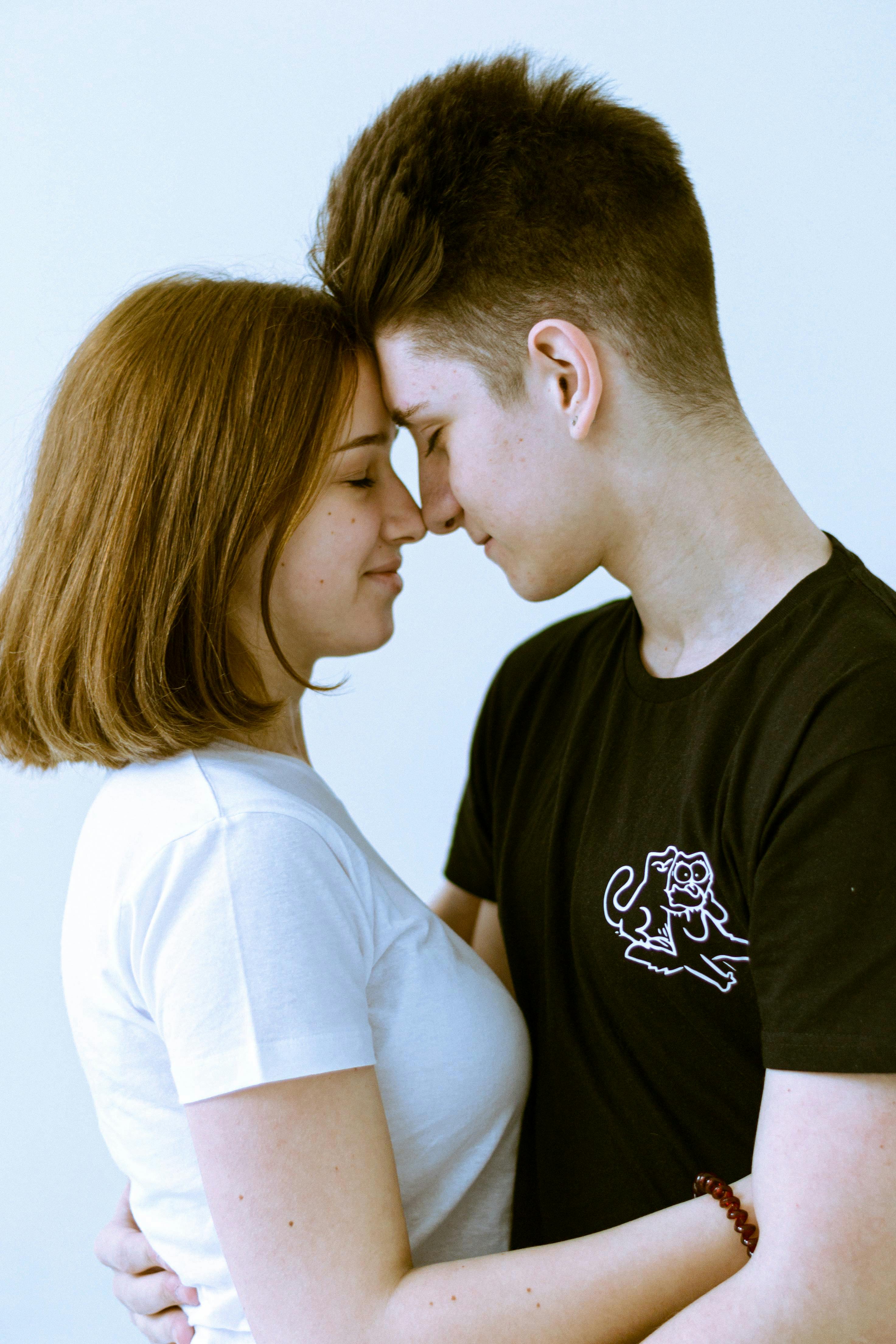 Kostenloses Foto zum Thema: freund, freundin, jugendlicher junge ...