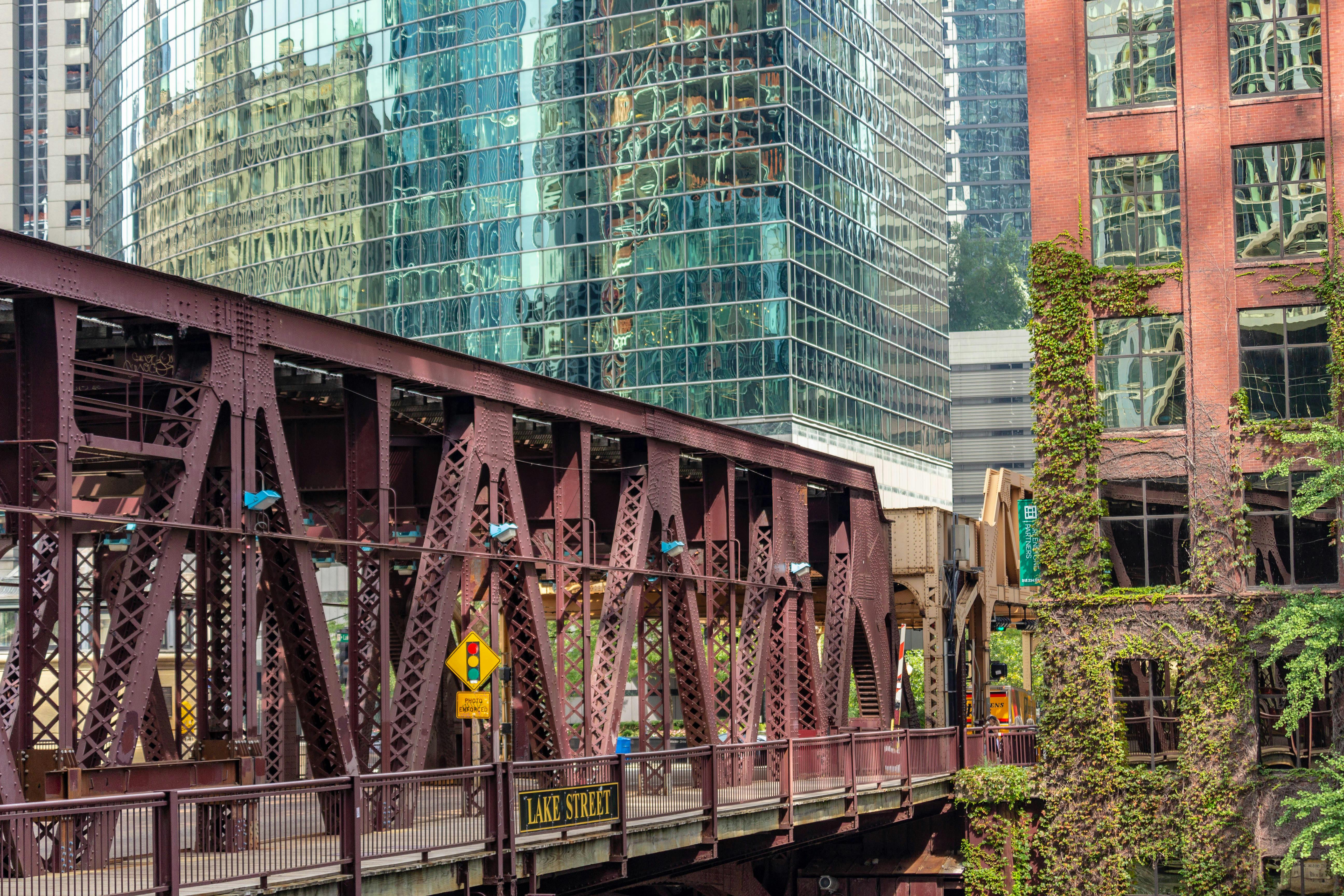 Lake Street Bridge in Chicago · Free Stock Photo