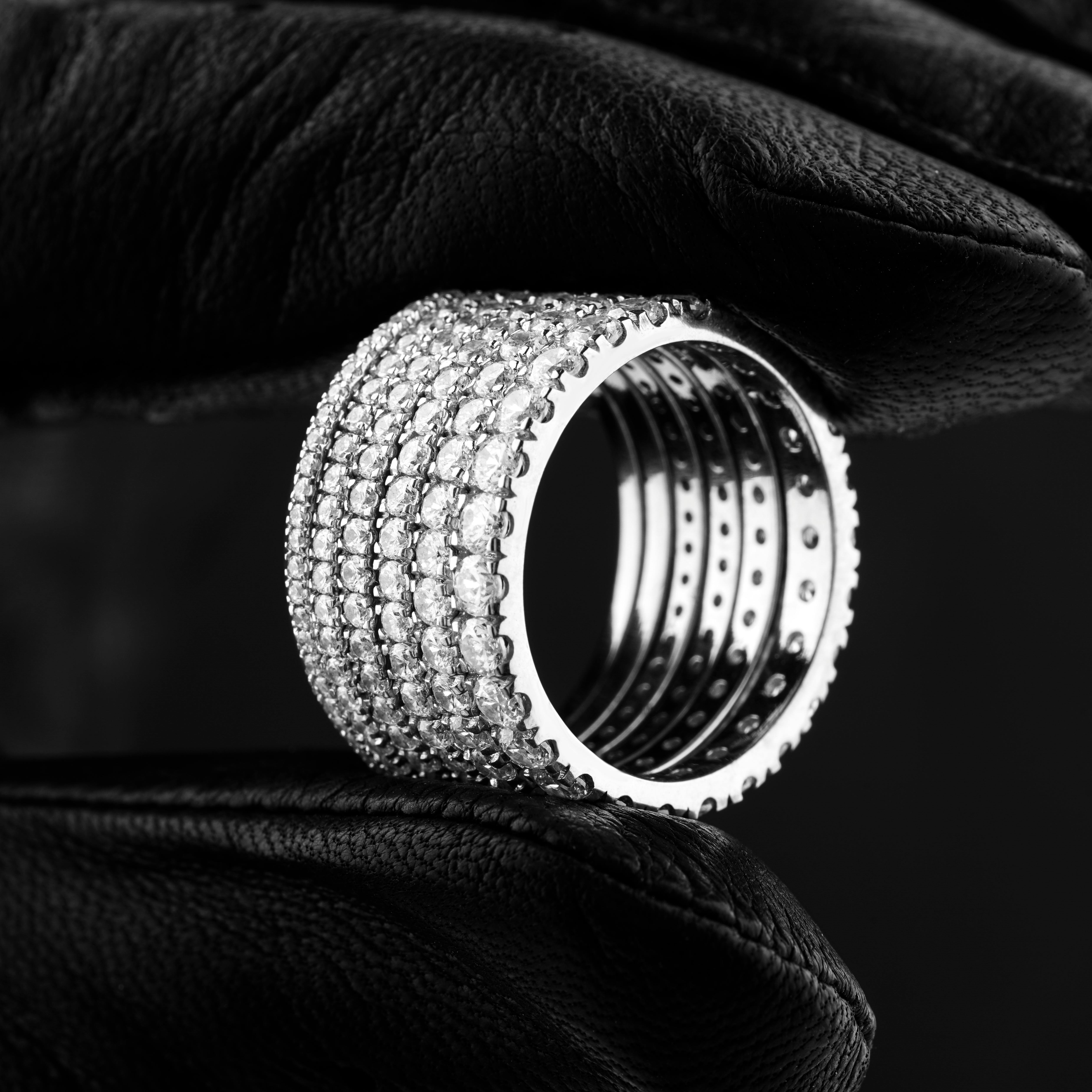 Round Diamond Ring Photos, Download The BEST Free Round Diamond Ring Stock Photos & HD Images
