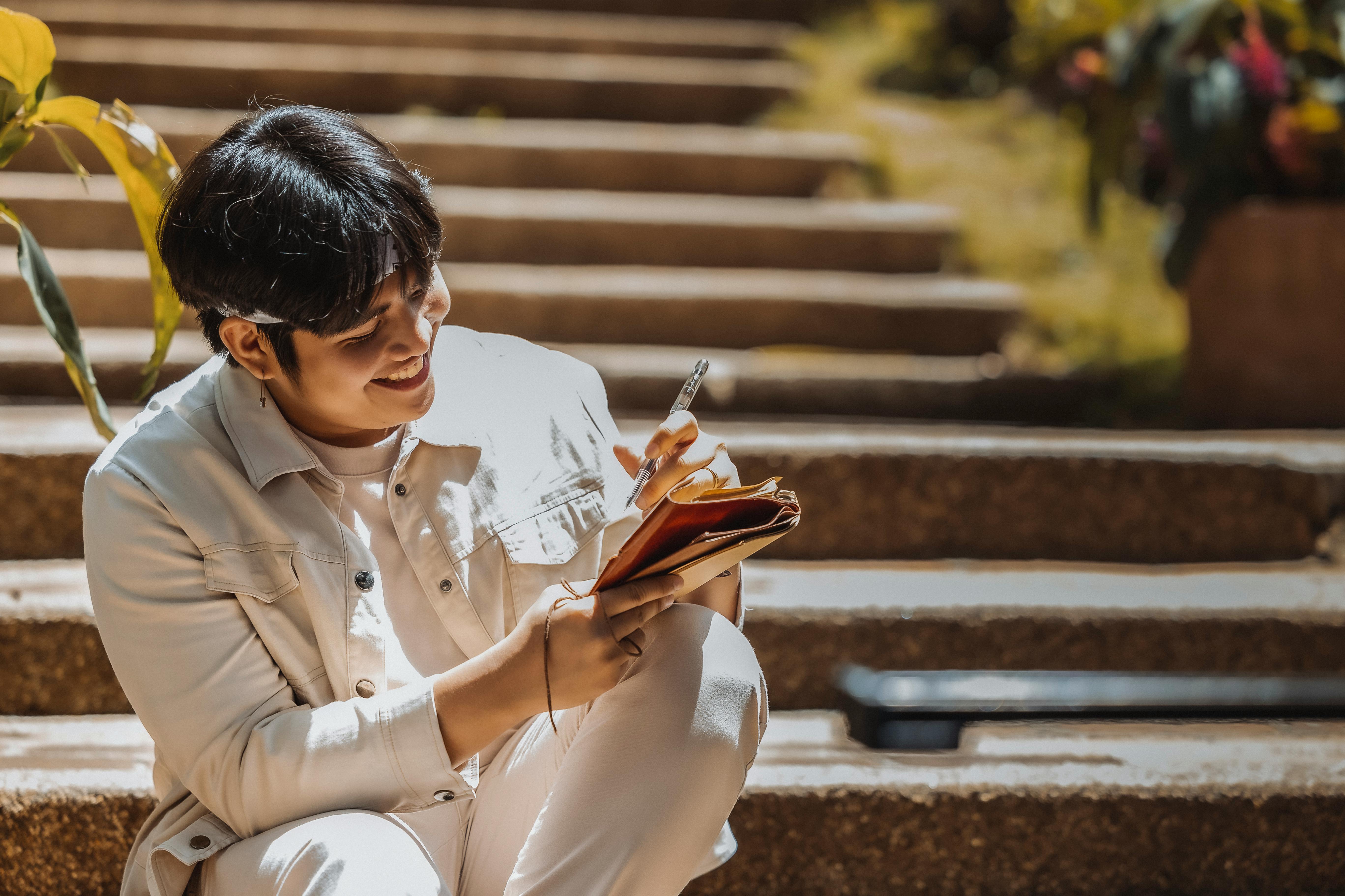 Writing Emails Photos, Download The BEST Free Writing Emails Stock ...