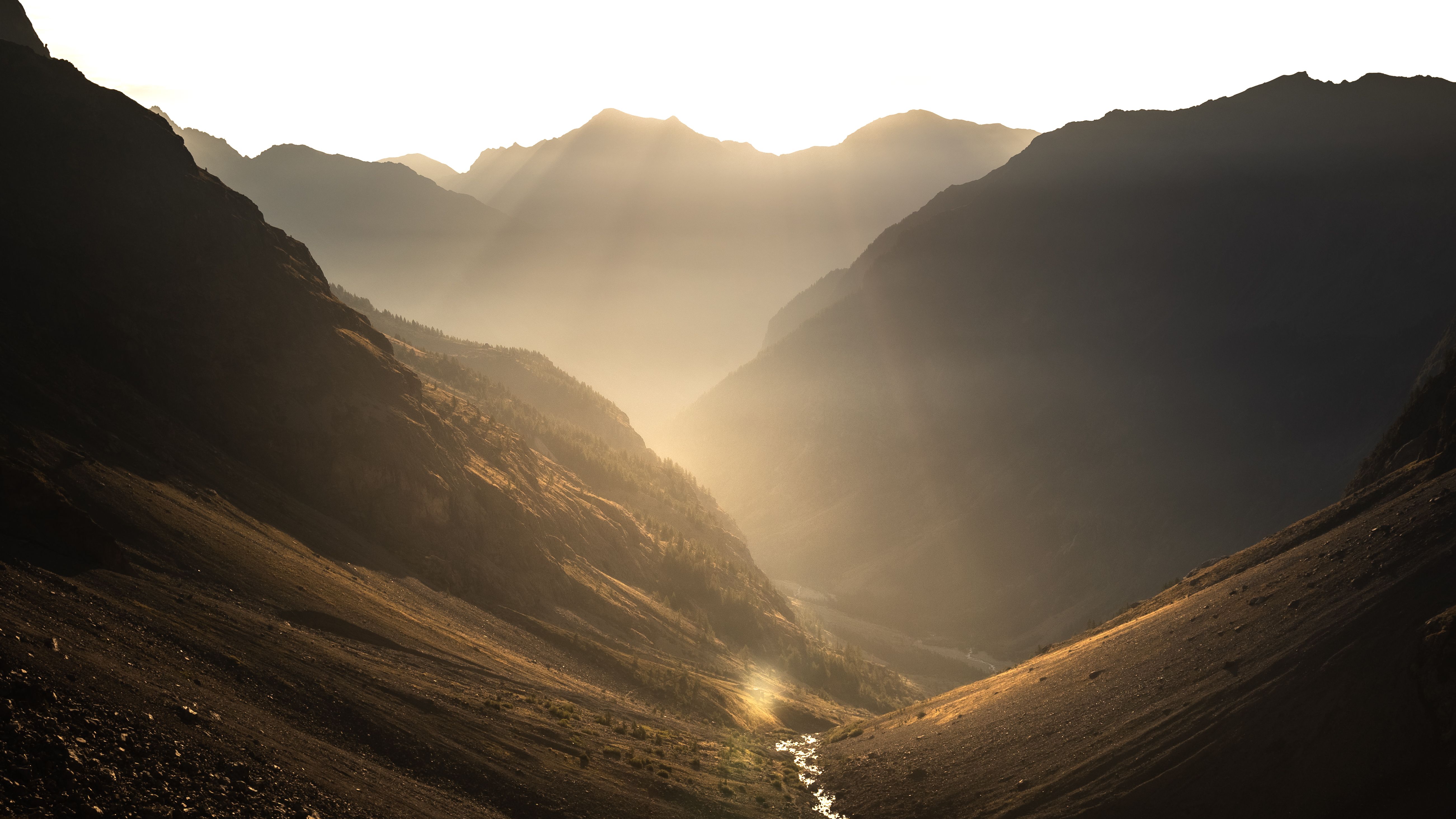 Light in the valley. · Free Stock Photo