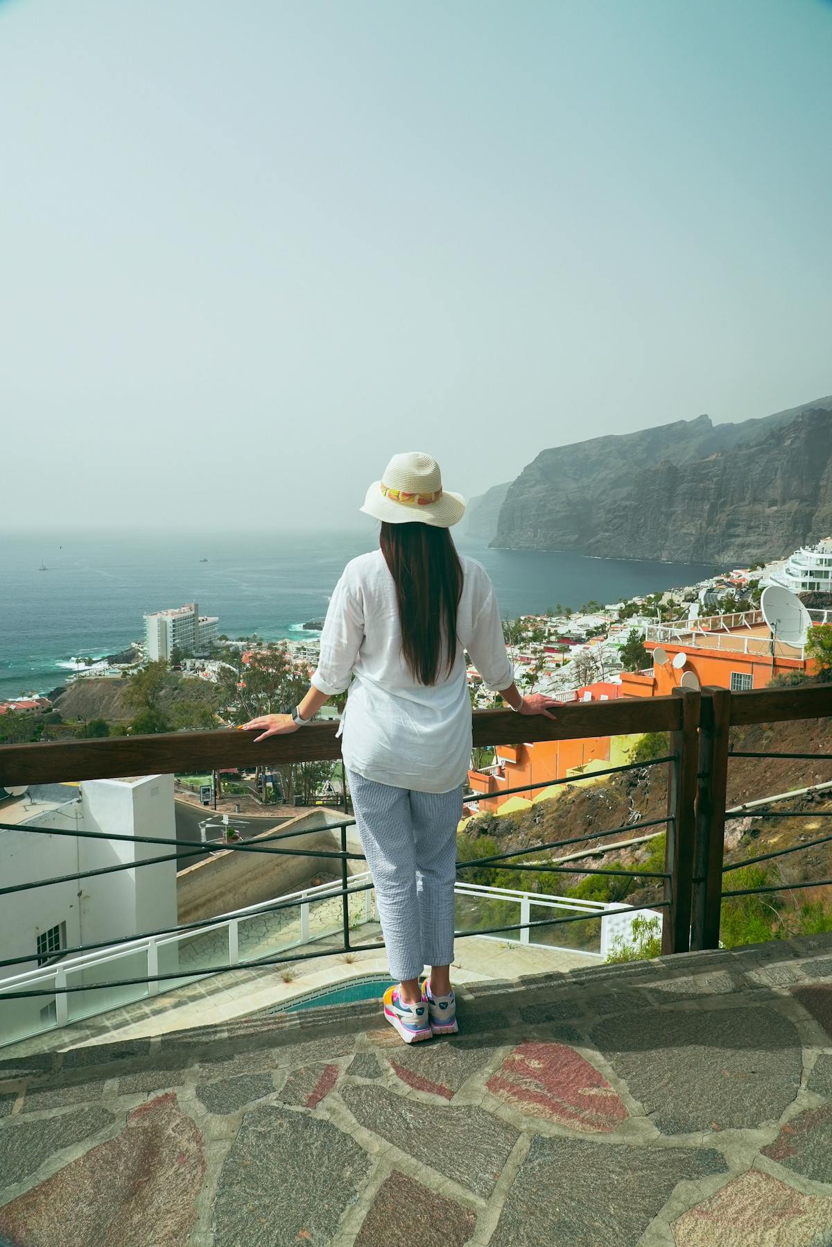 Cliff Railing Photos, Download The BEST Free Cliff Railing Stock Photos ...