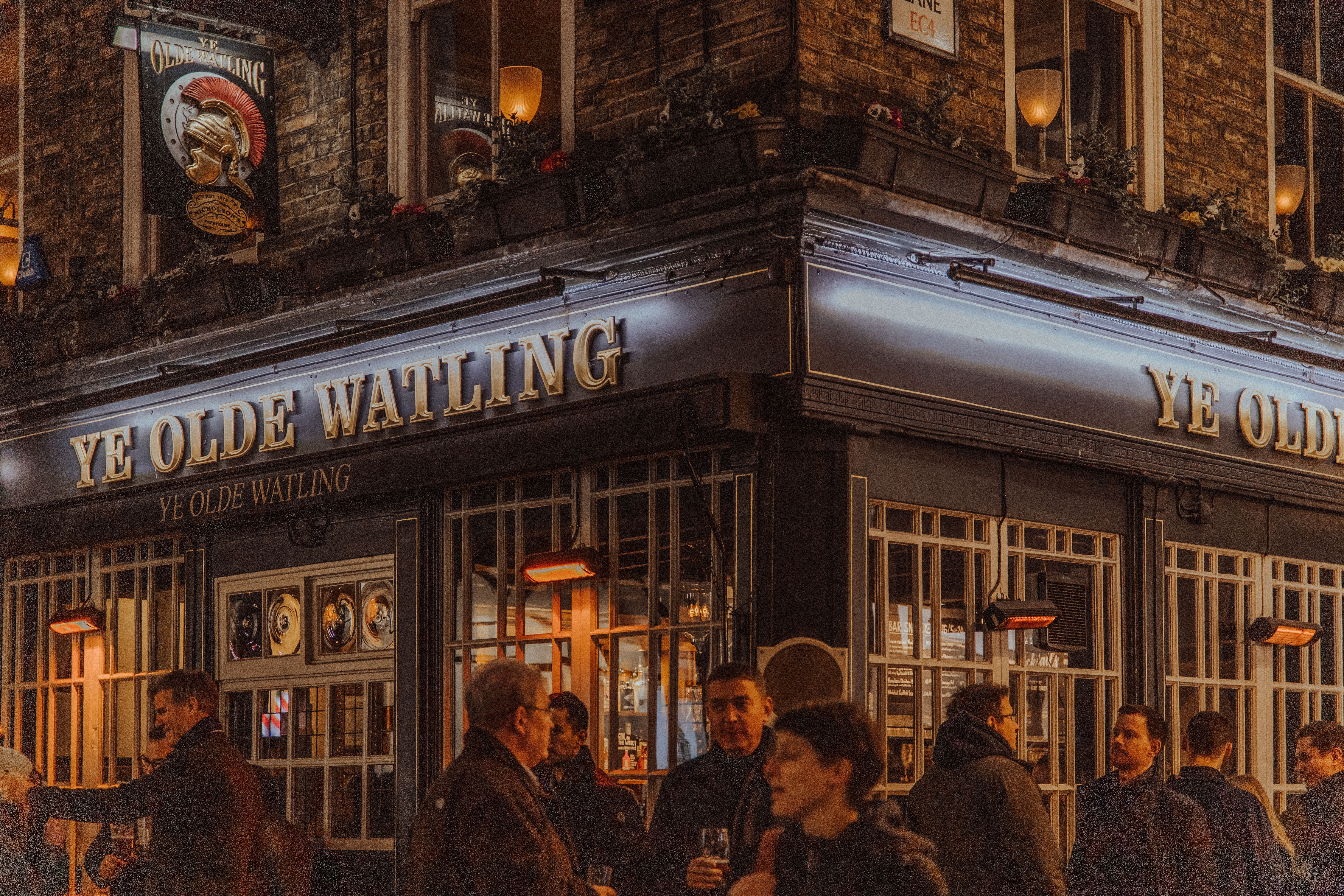 Old London Pub At Night Photos, Download The BEST Free Old London Pub ...