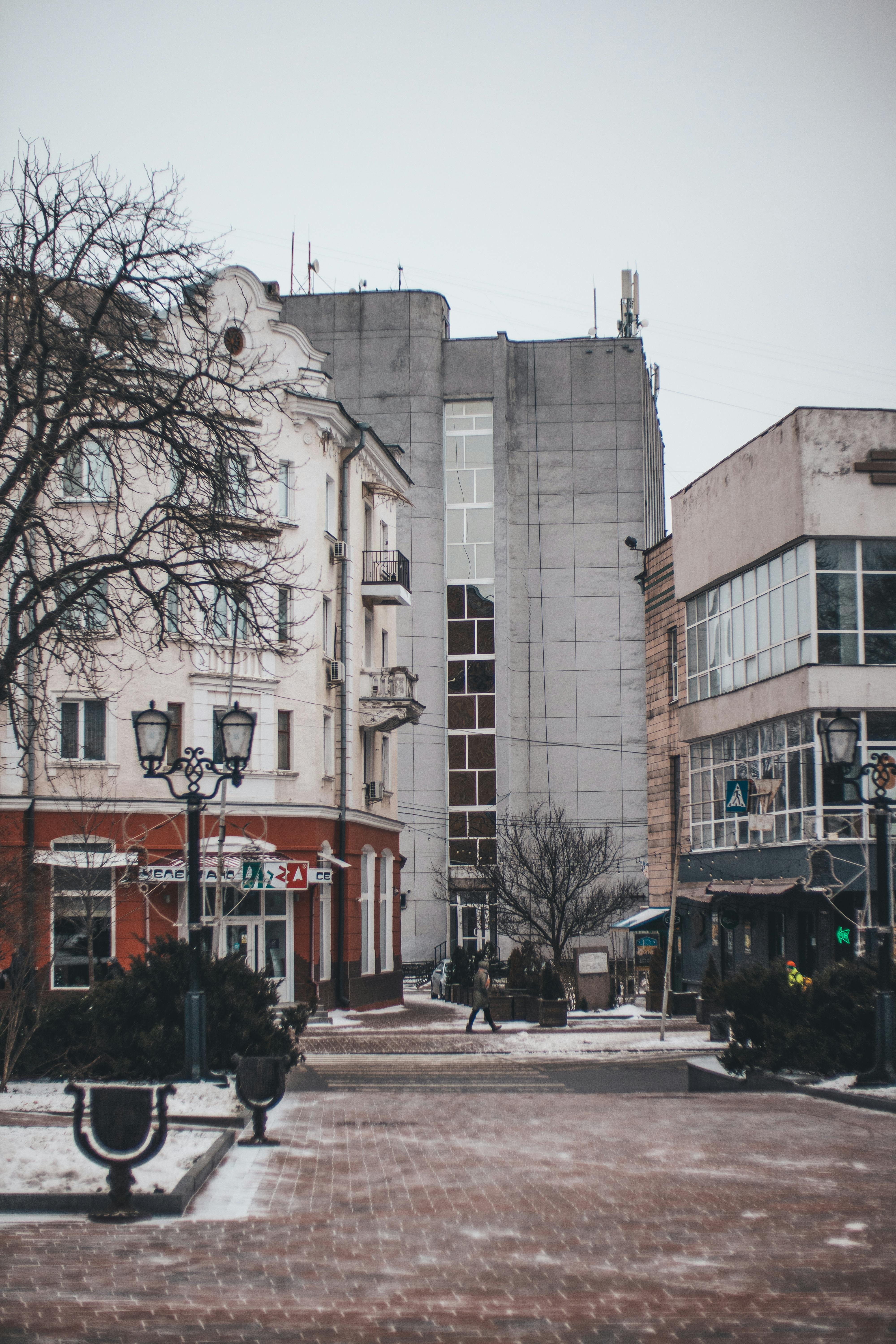 Snow on Square in Town · Free Stock Photo