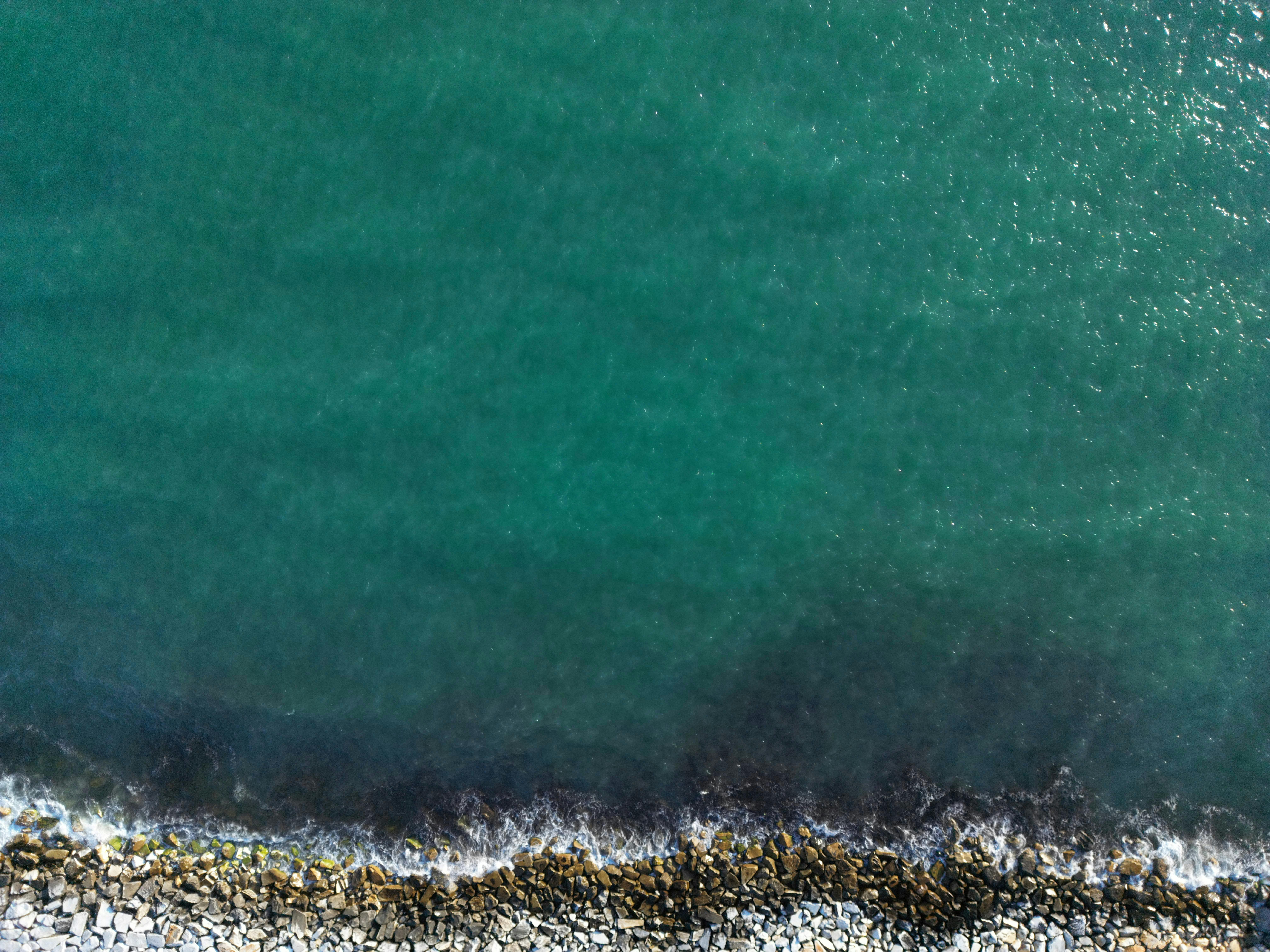 Emerald Sea Water · Free Stock Photo