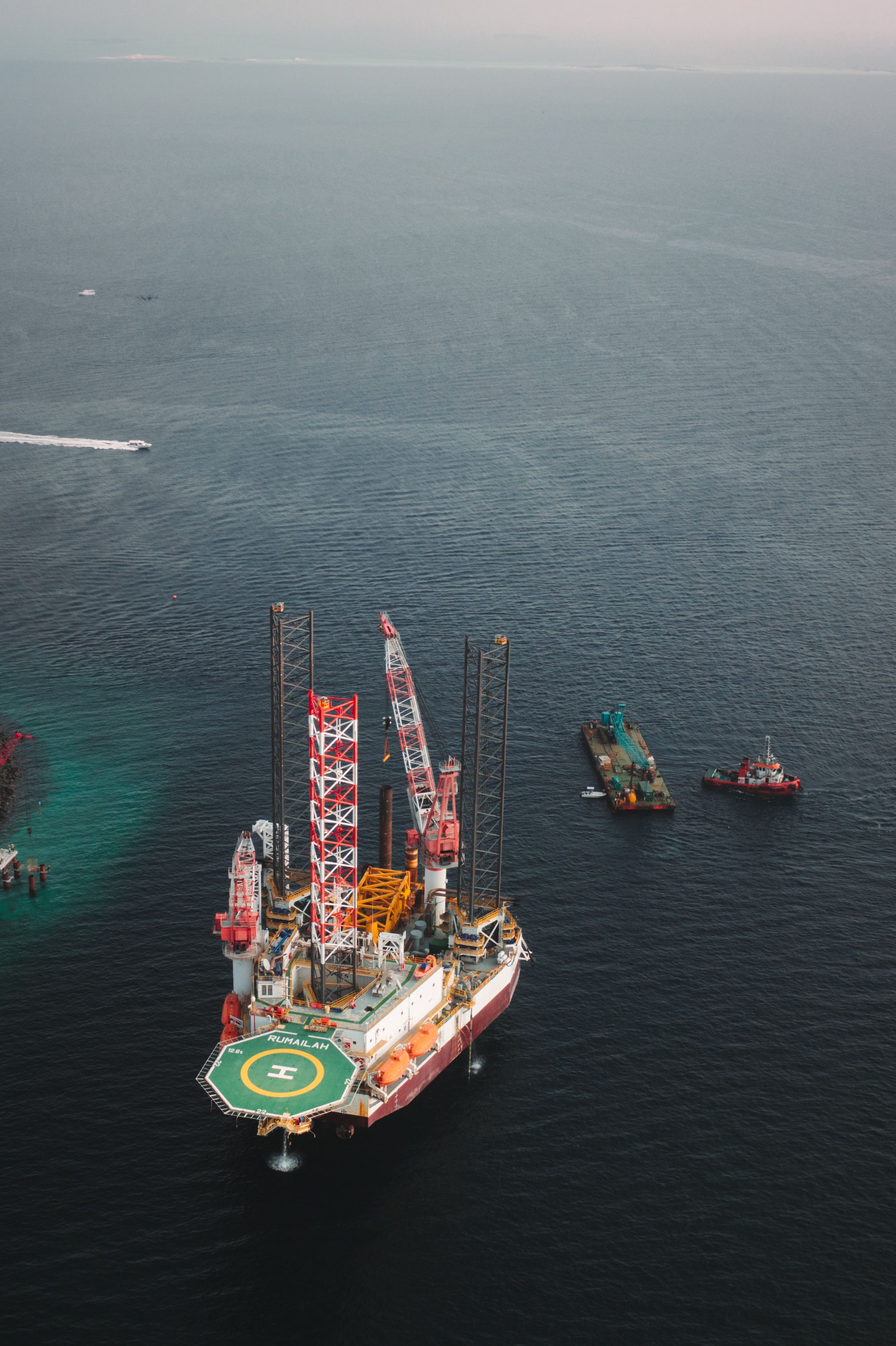 Oil Industry Photos, Download The BEST Free Oil Industry Stock Photos ...
