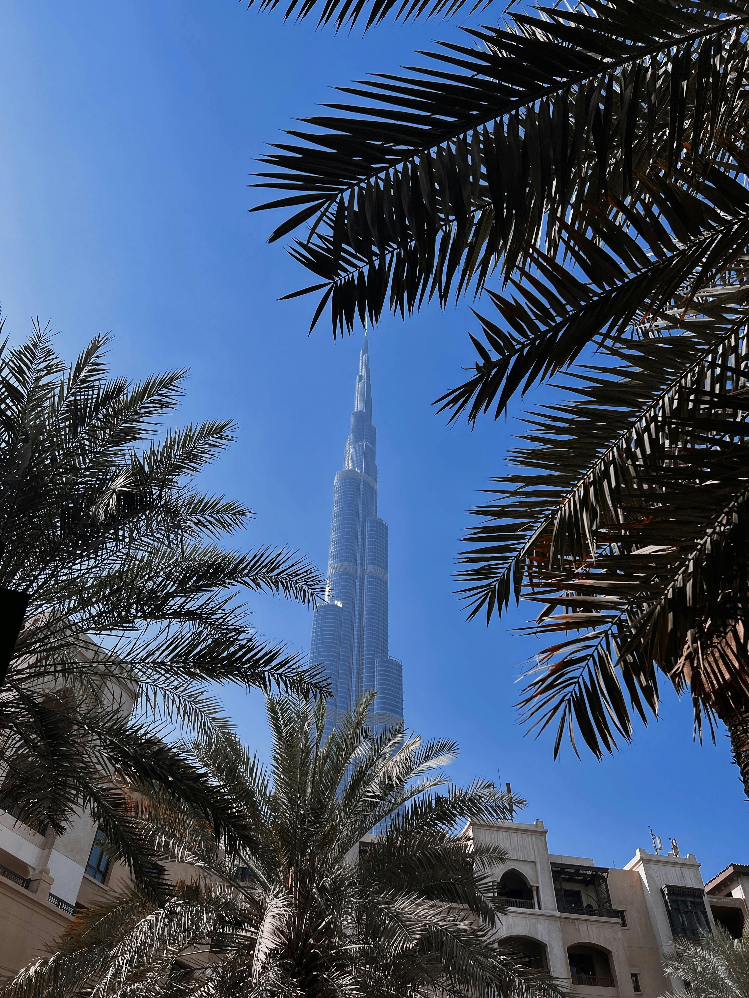 Burj Al Arab Under the Blue Sky · Free Stock Photo