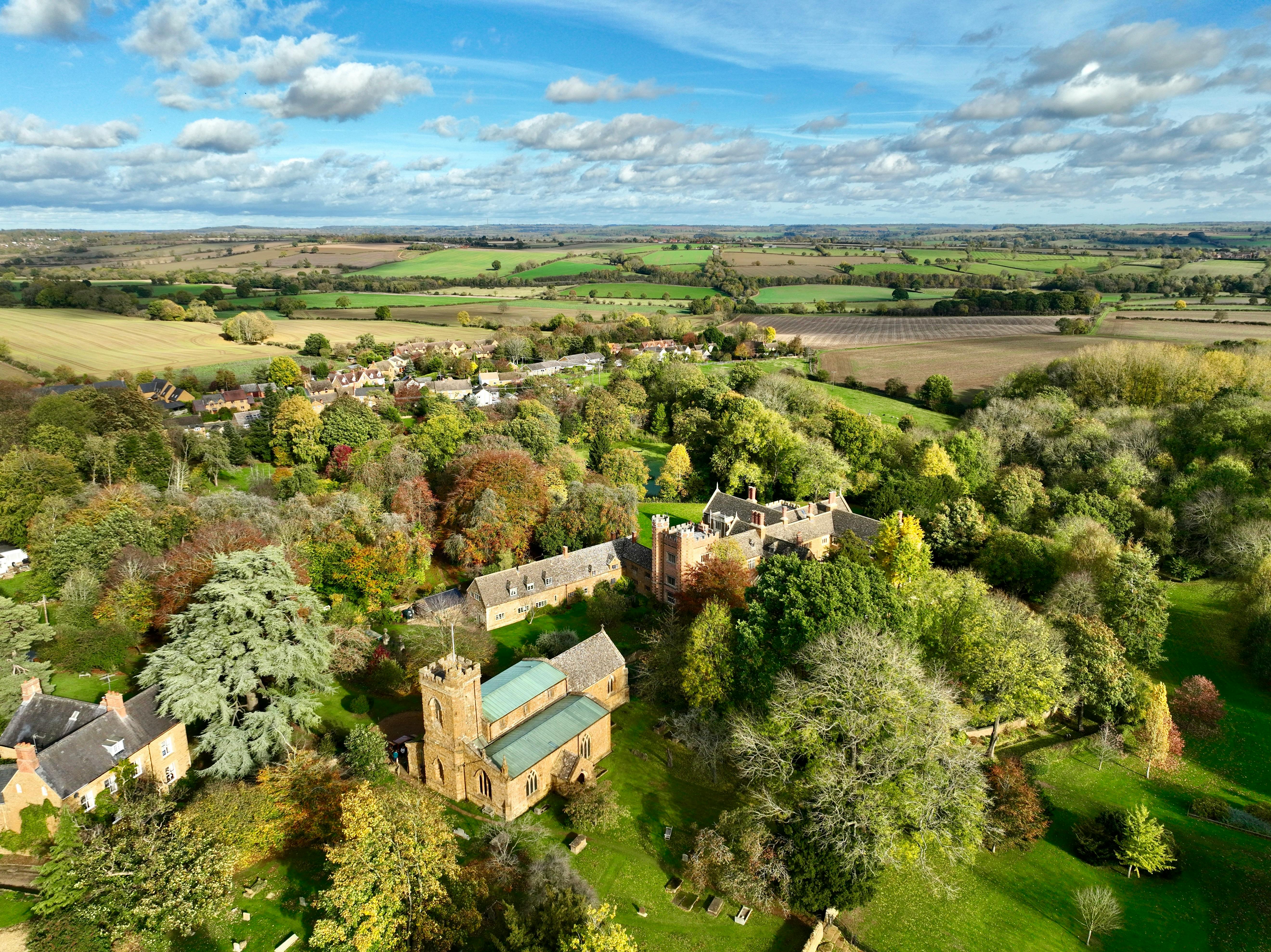 Birds Eye View of Hanwell Village in England · Free Stock Photo
