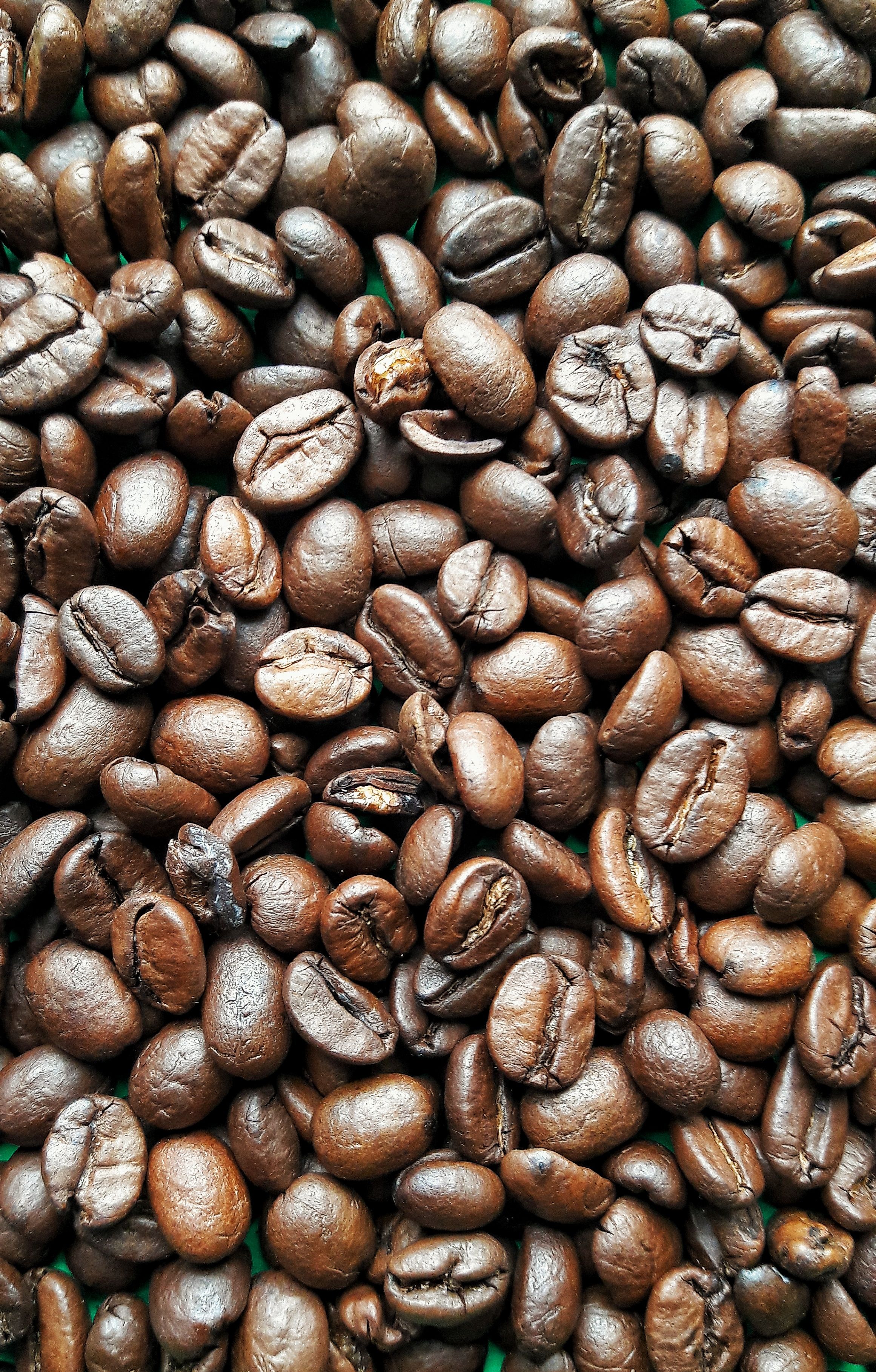 Granos De Café Tostados Y Marrones · Foto de stock gratuita