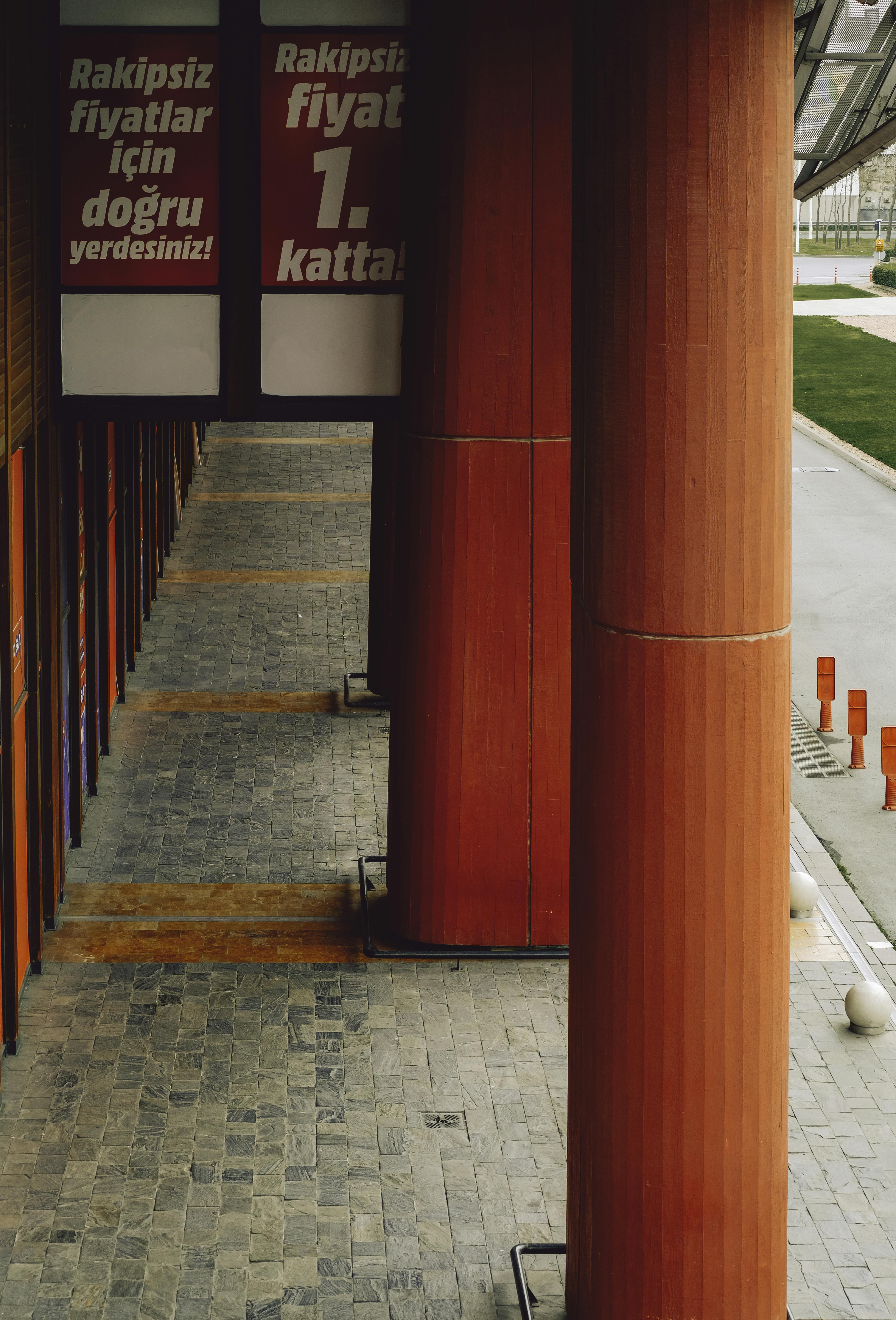 Colonnade by Shopping Mall in Turkey · Free Stock Photo