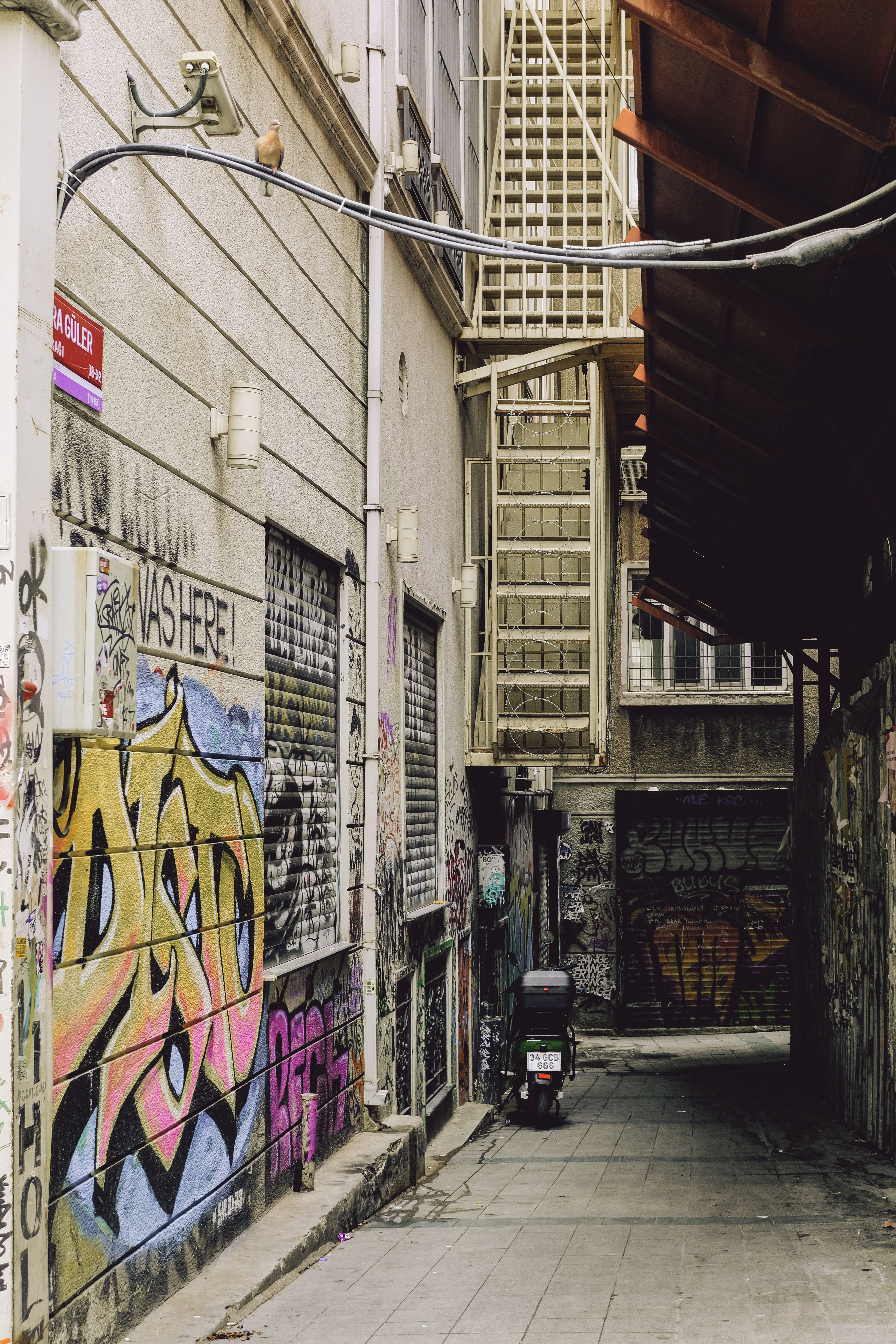 Alleyway Texture Photos, Download The BEST Free Alleyway Texture Stock ...