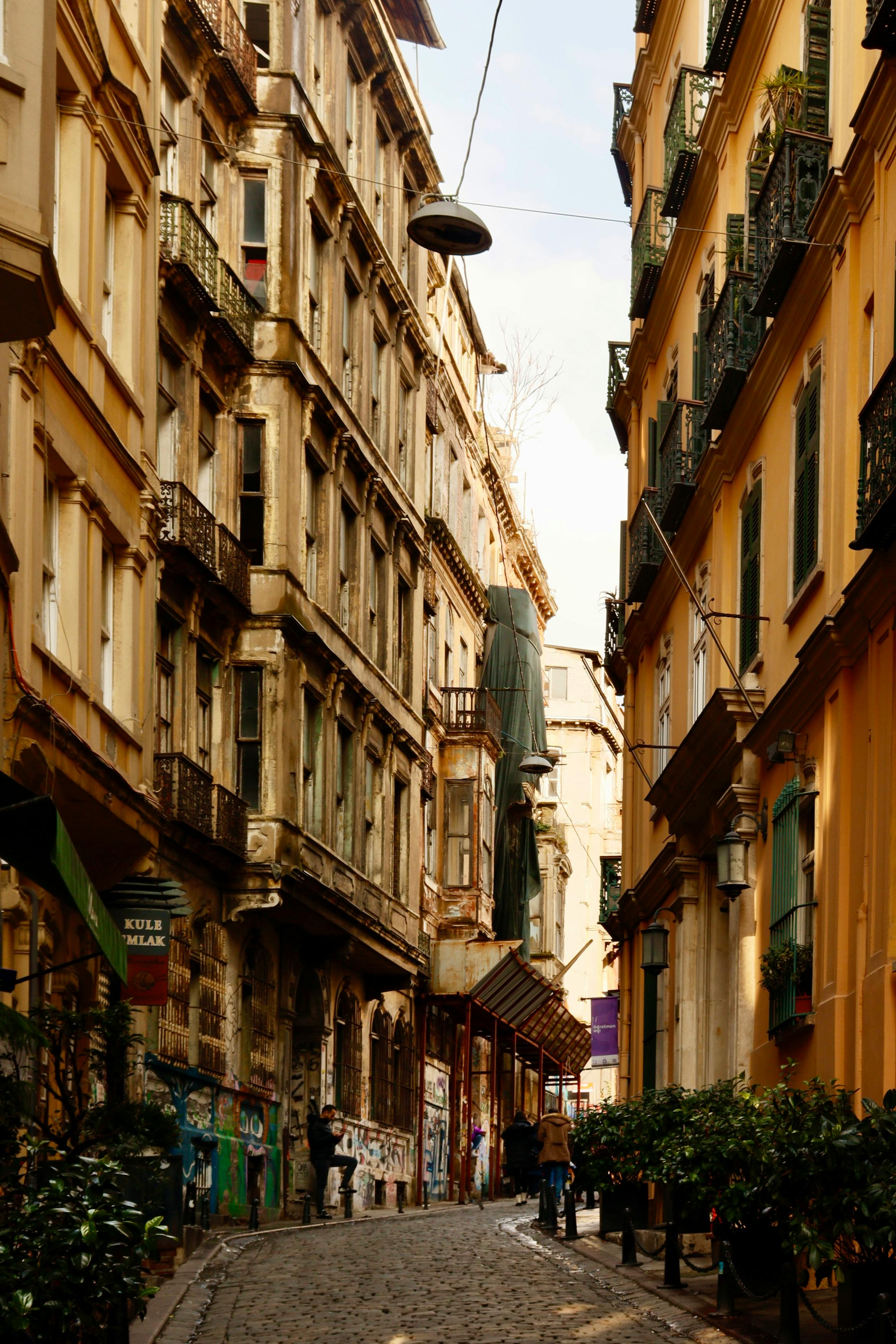 Hidden Alley Photos, Download The BEST Free Hidden Alley Stock Photos ...