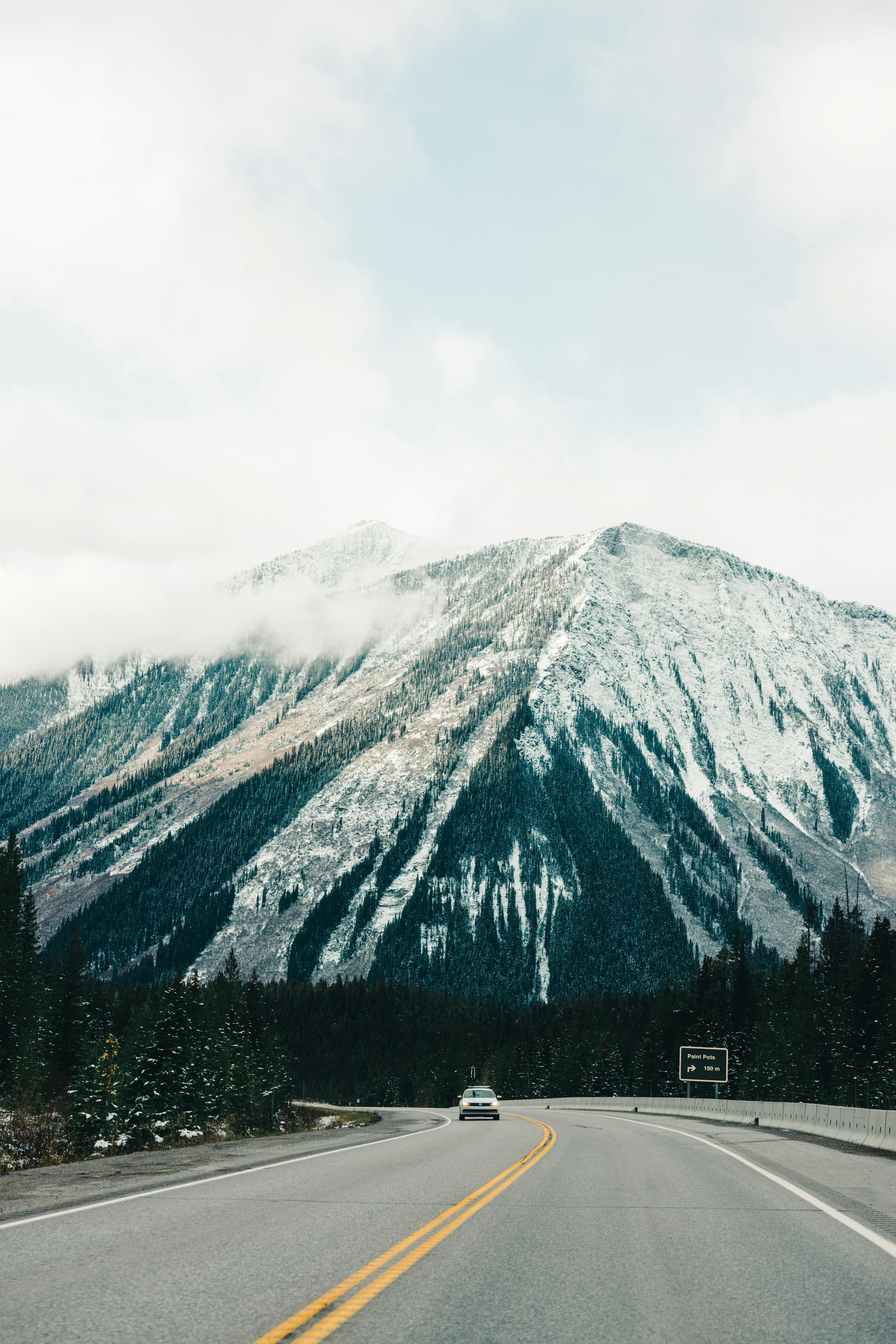 Road Between Mountains · Free Stock Photo