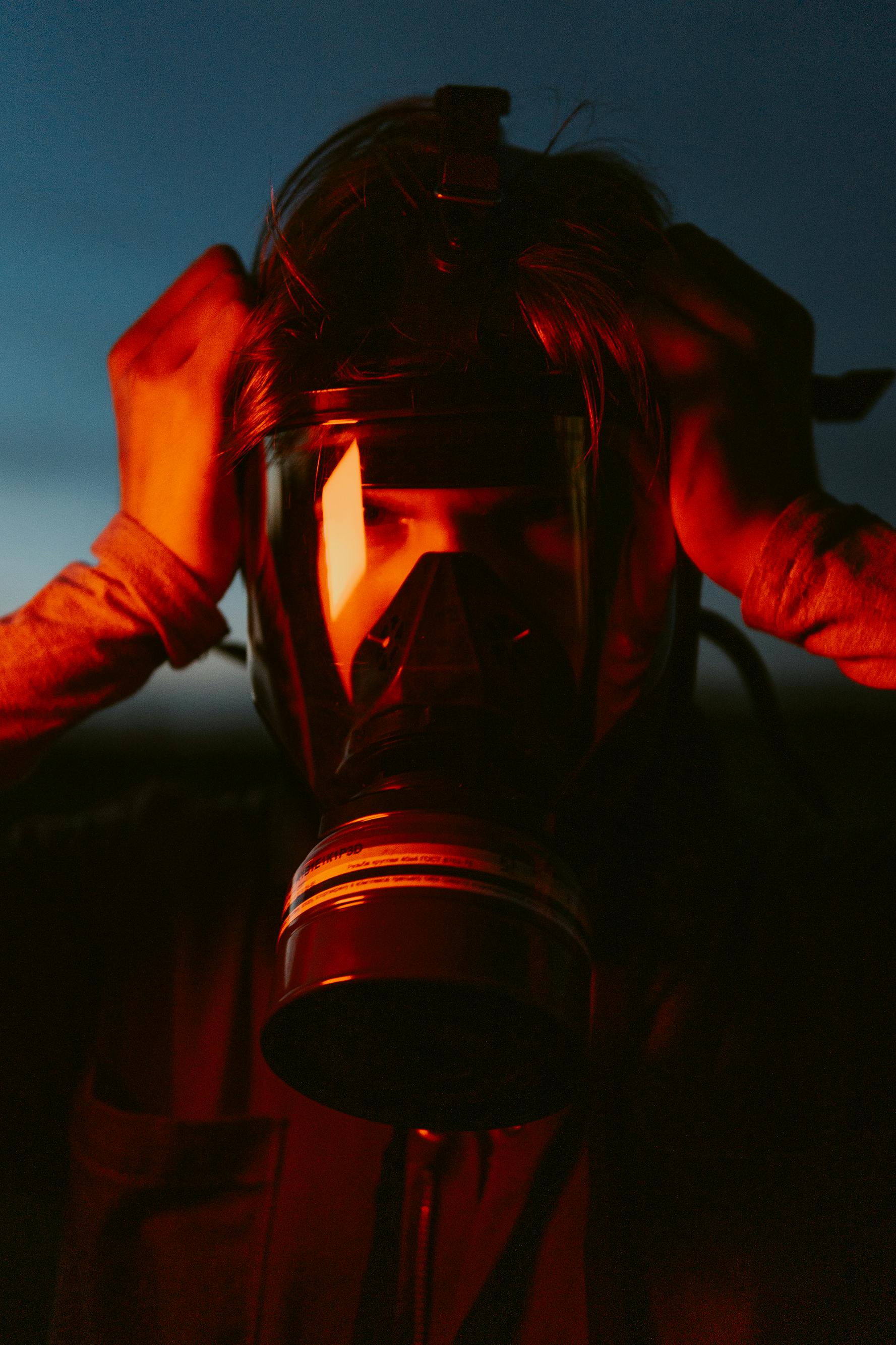 Man Wearing a Gas Mask · Free Stock Photo