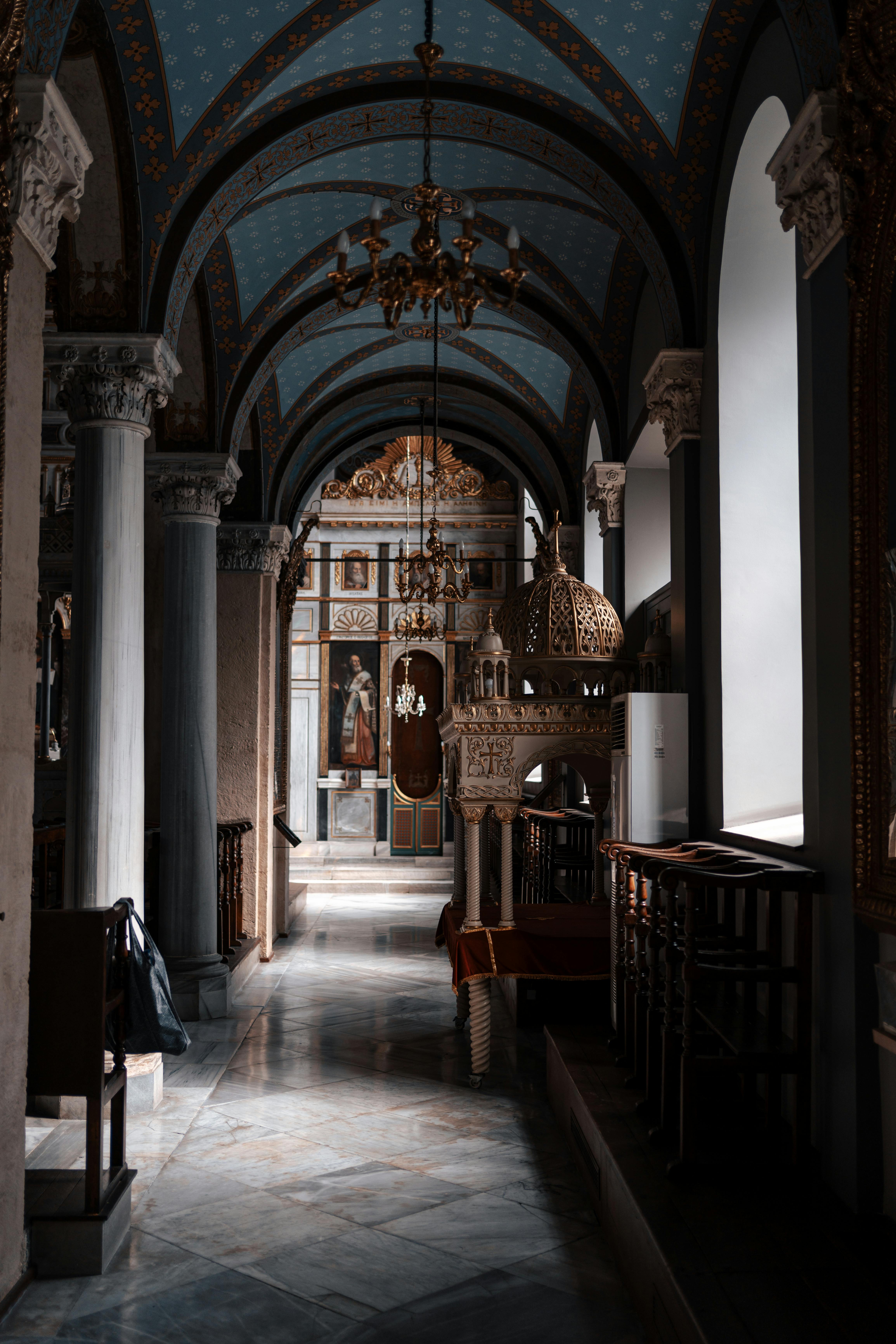 Stunning Interior Design of Historic Mosque Corridor · Free Stock Photo
