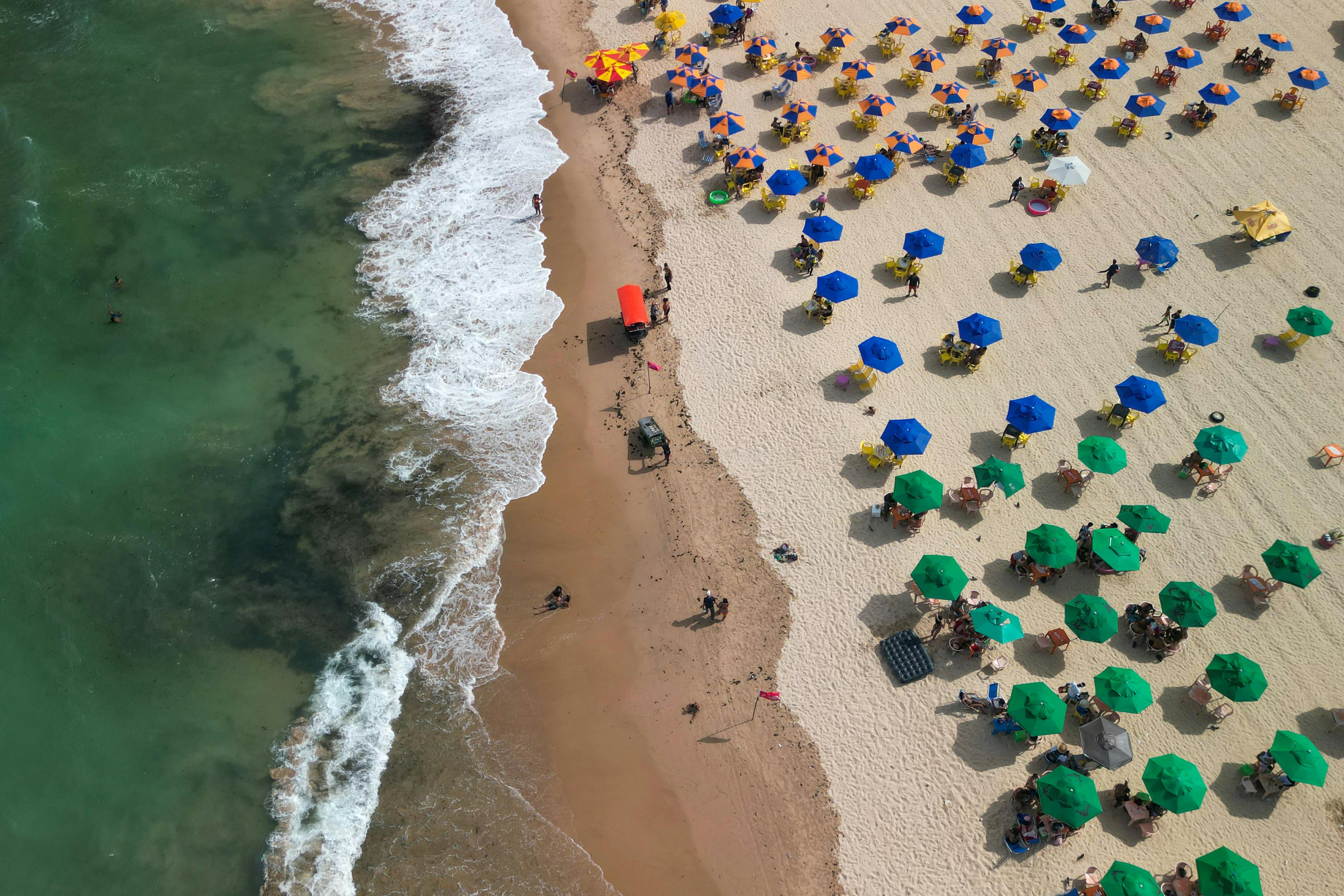 People on Beach · Free Stock Photo
