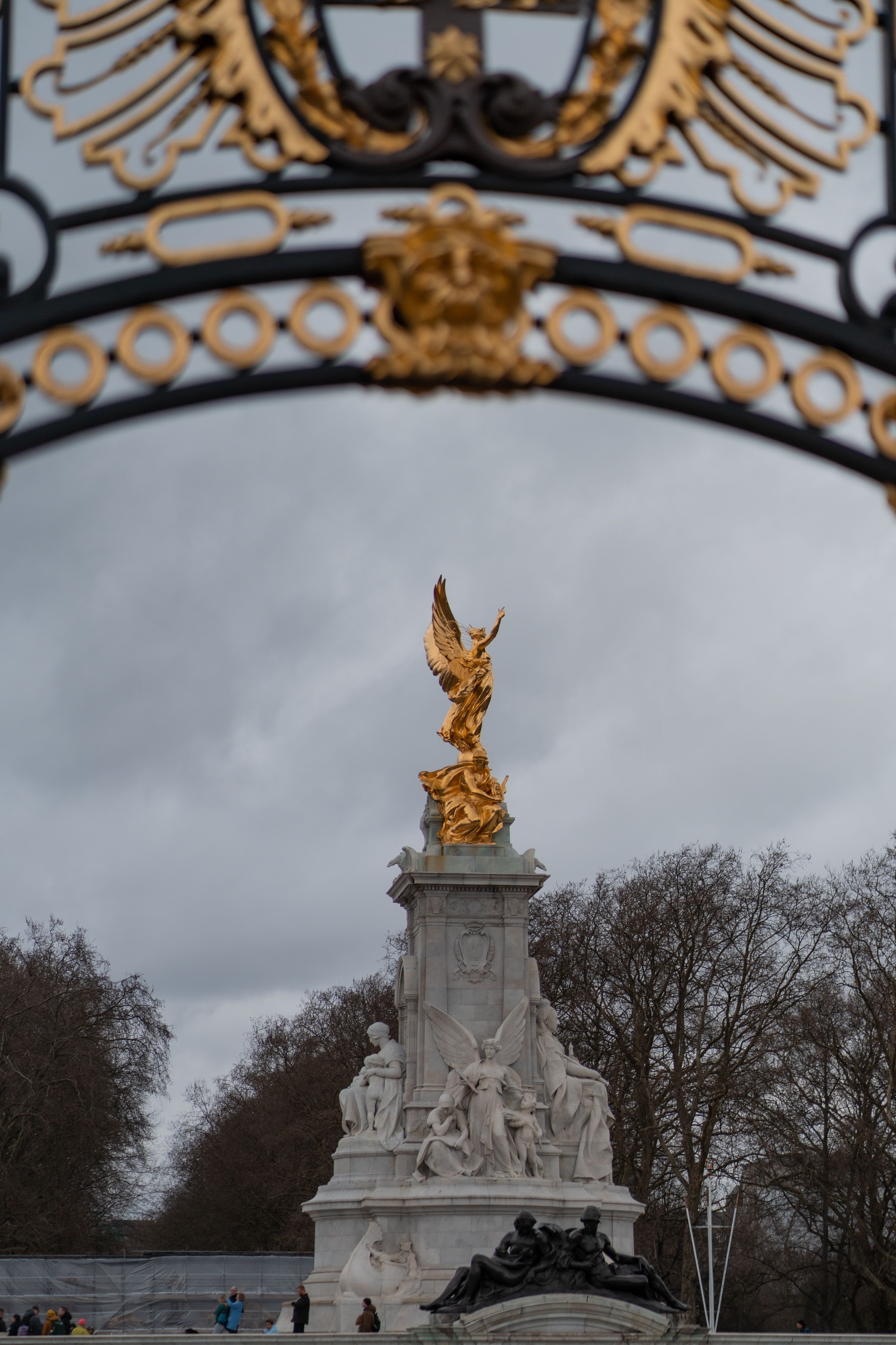 Angel Figure in Buckingham Palace · Free Stock Photo