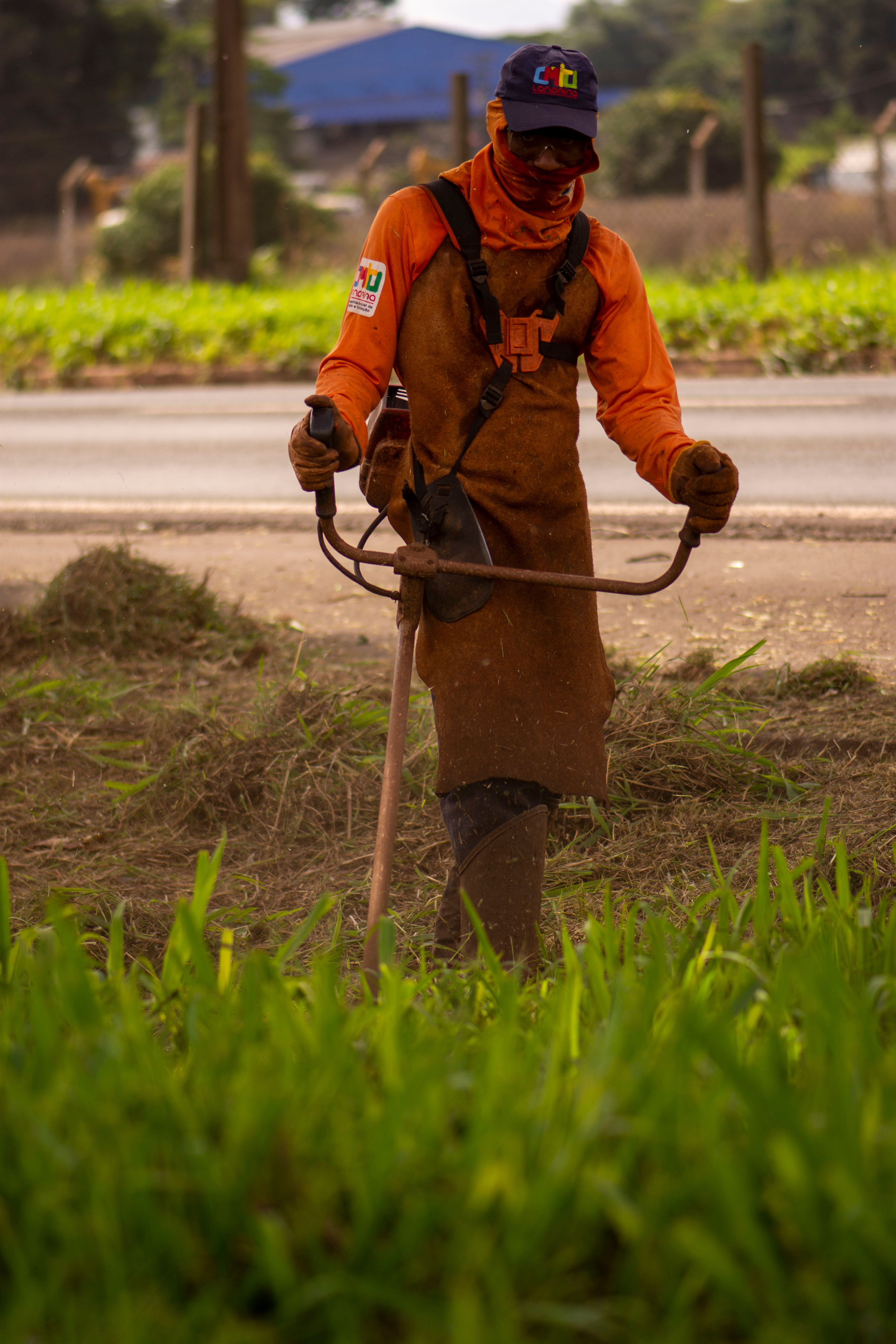 Weed Whacking Photos, Download The BEST Free Weed Whacking Stock Photos ...