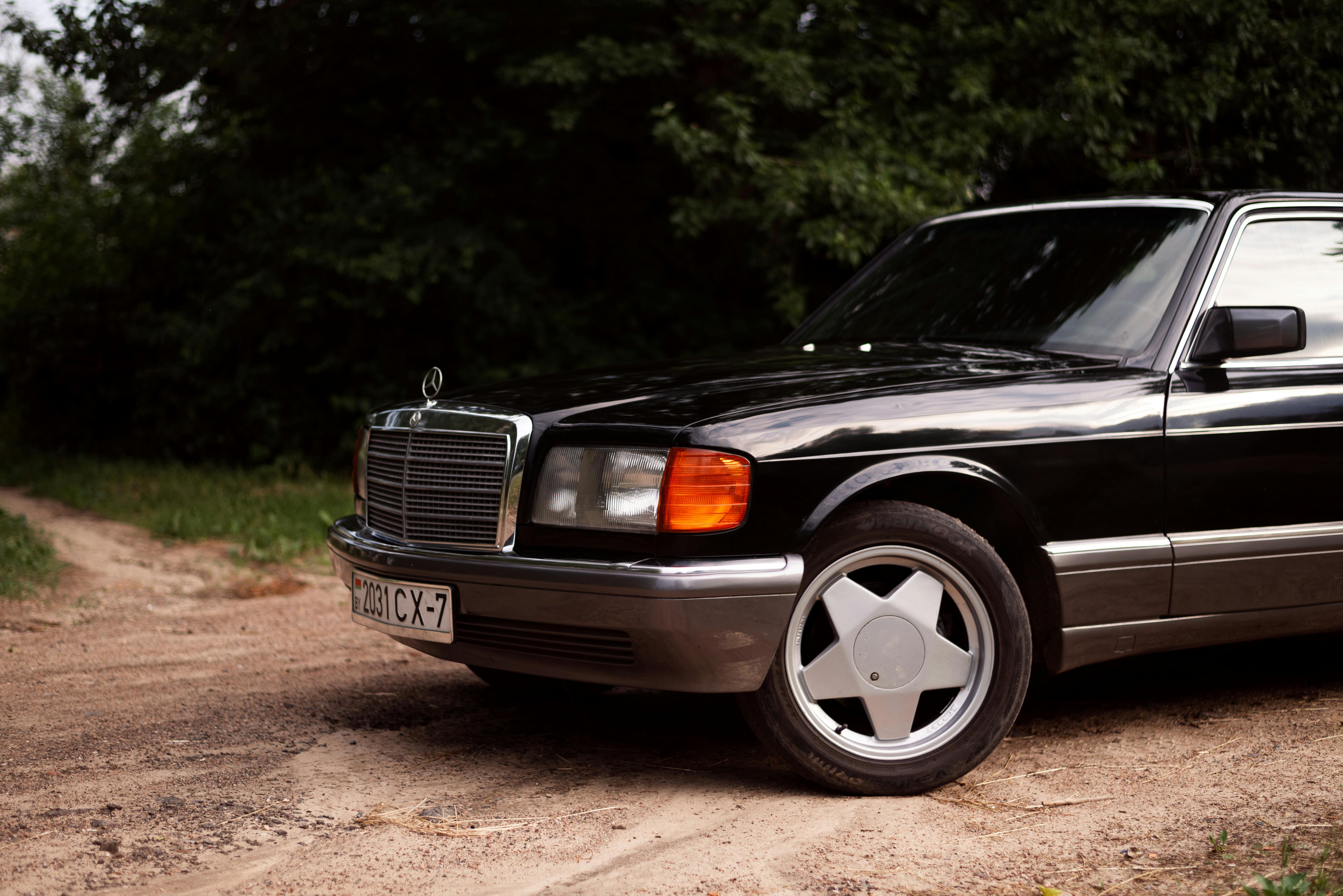 Classic Mercedes Benz · Free Stock Photo