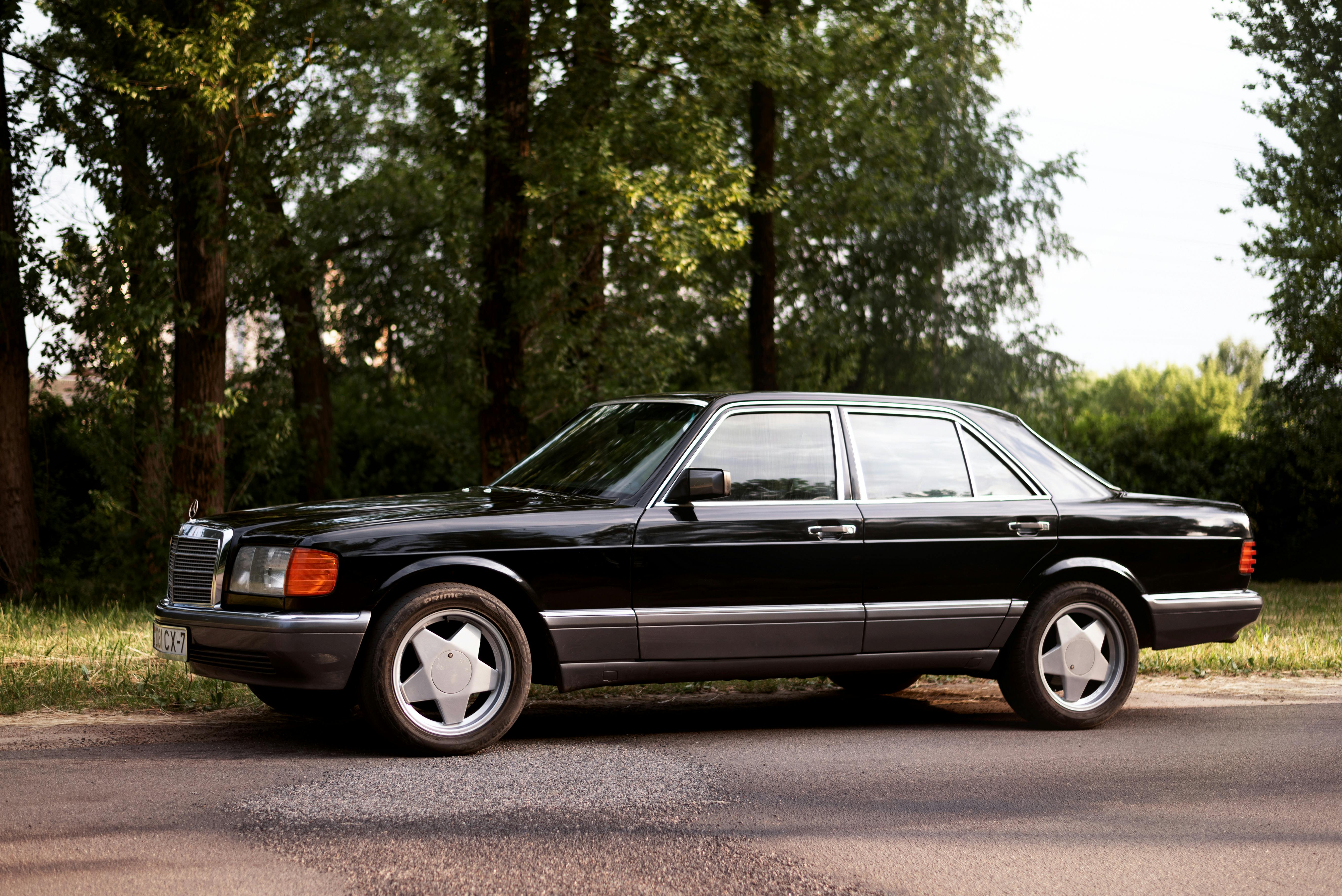 Black, Vintage Mercedes W126 · Free Stock Photo