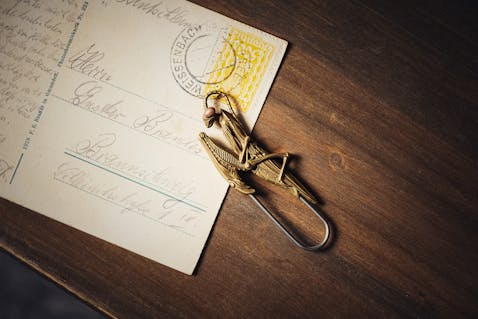 Do Credit Cards Have Pins? Exploring How to Use Them Safely