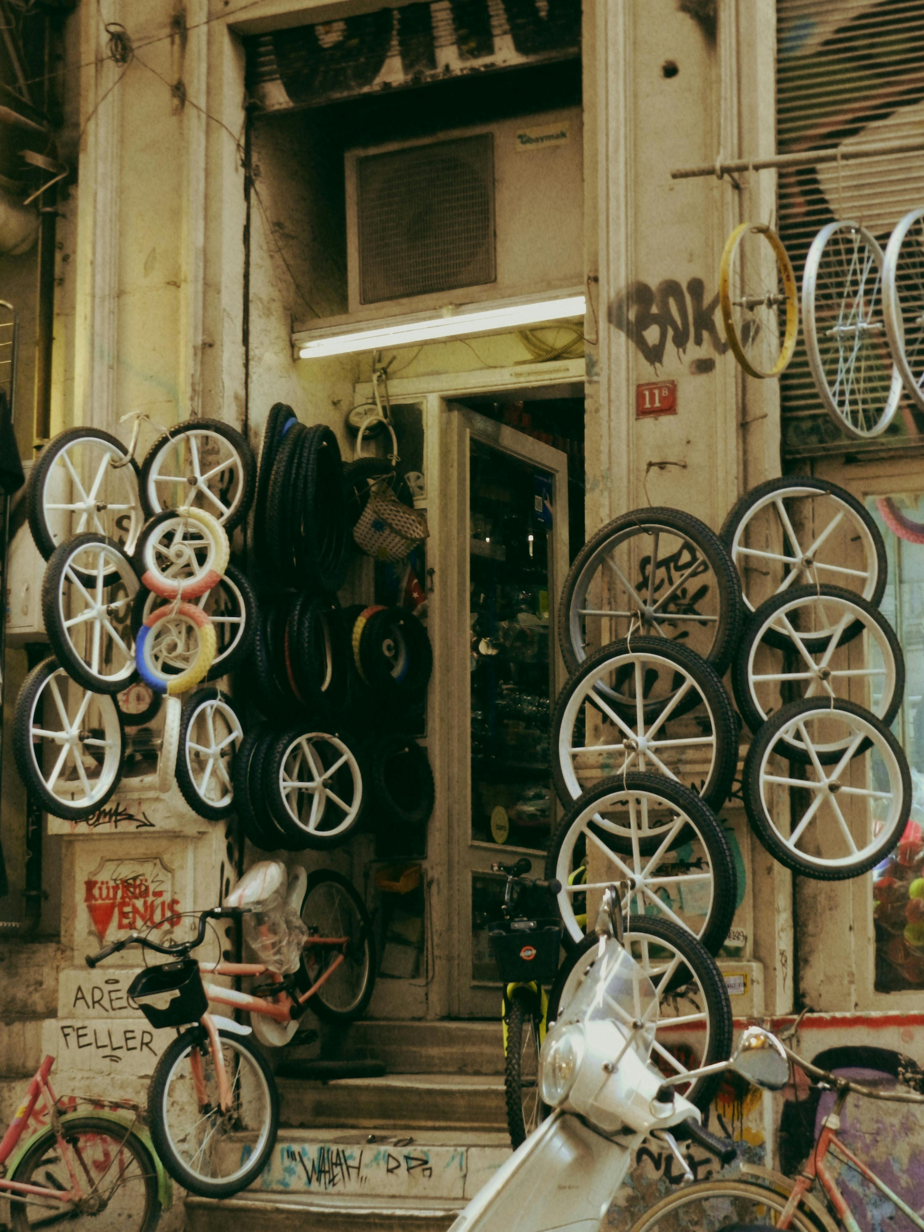 Entrance to the Bike Shop · Free Stock Photo