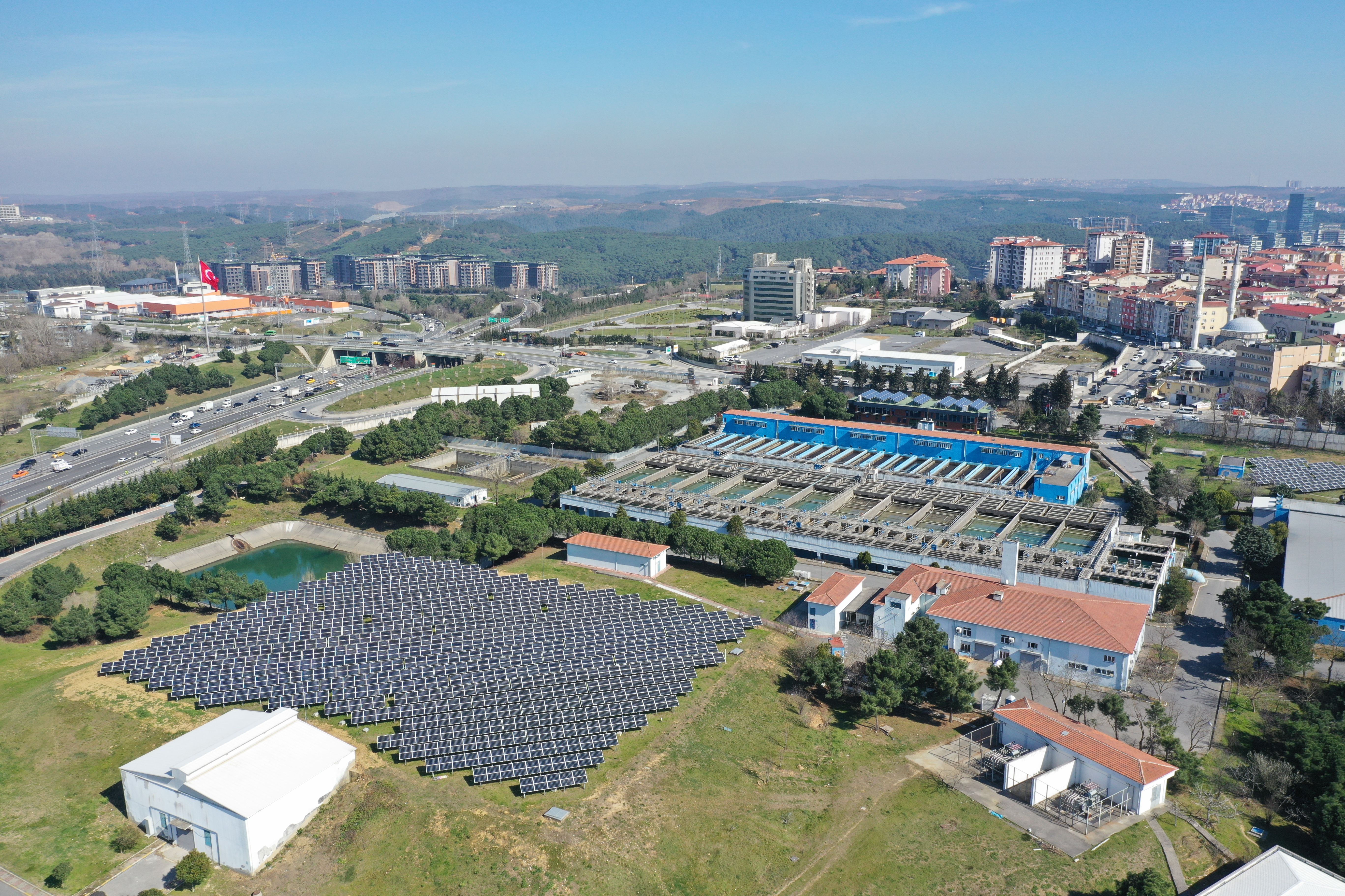 Solar Farm in City · Free Stock Photo