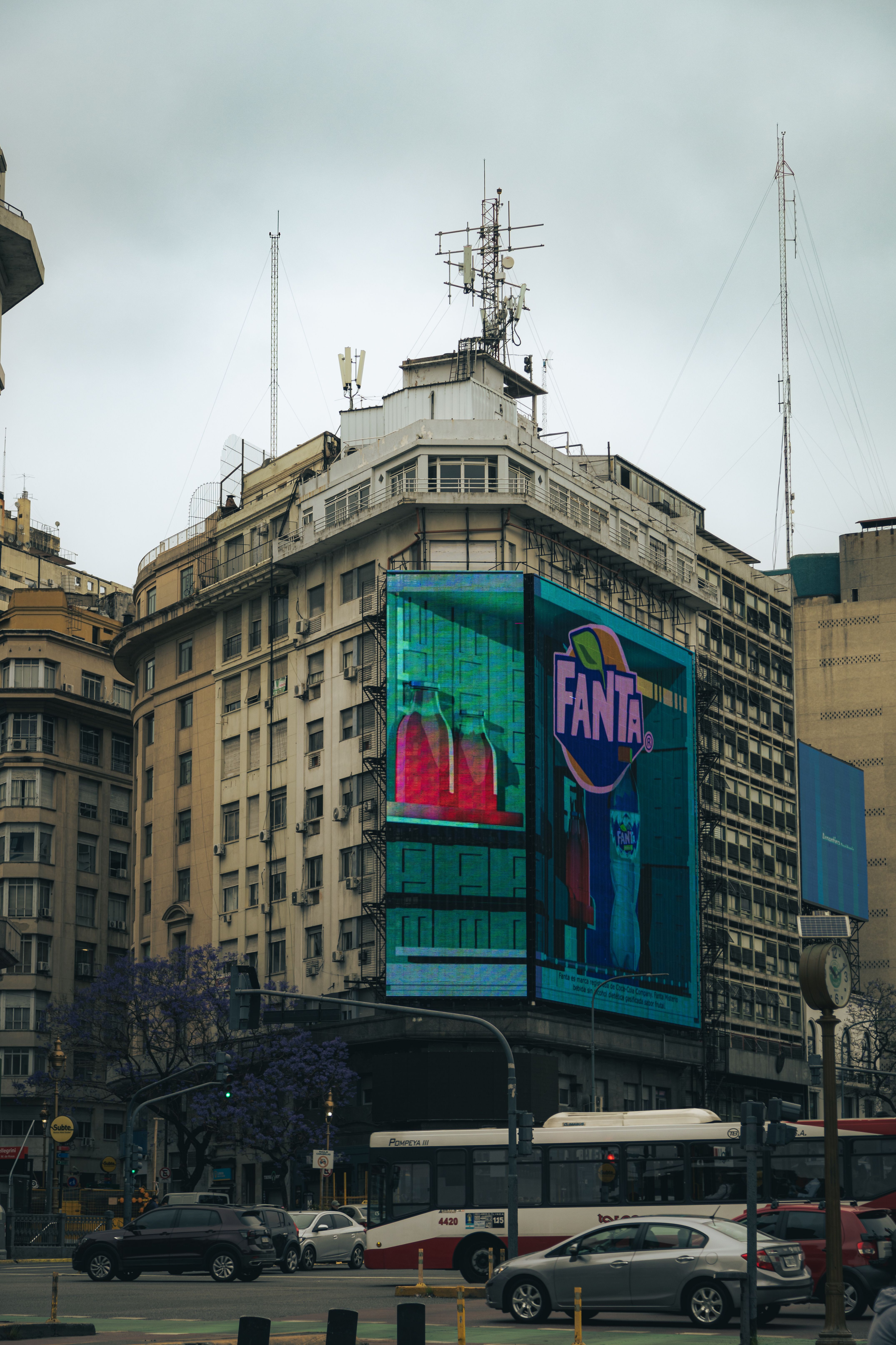 Advertisements on Buildings in City · Free Stock Photo