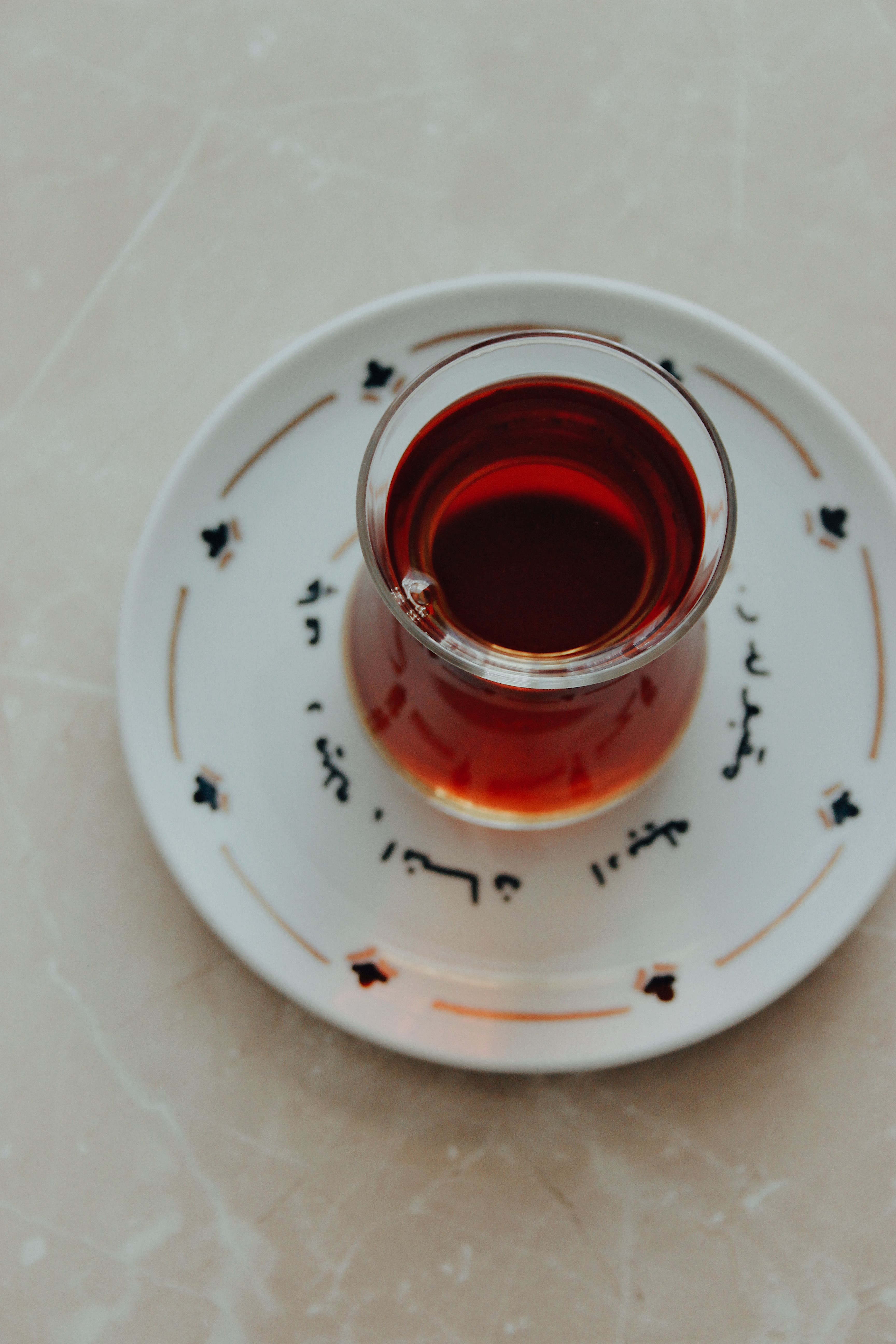 Thé Turc Traditionnel Dans Un Verre Authentique · Photo gratuite