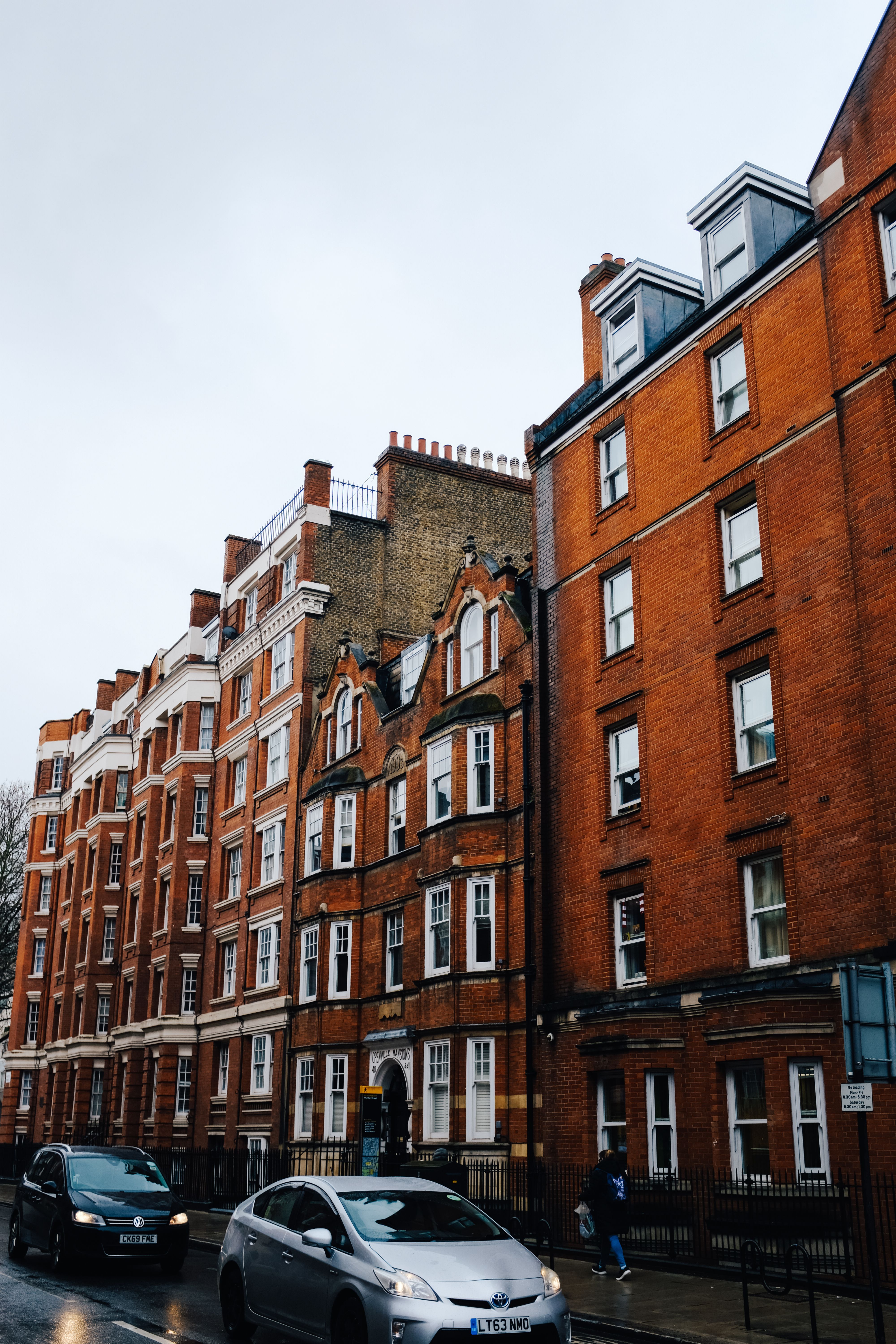 Buildings by Street in Town · Free Stock Photo