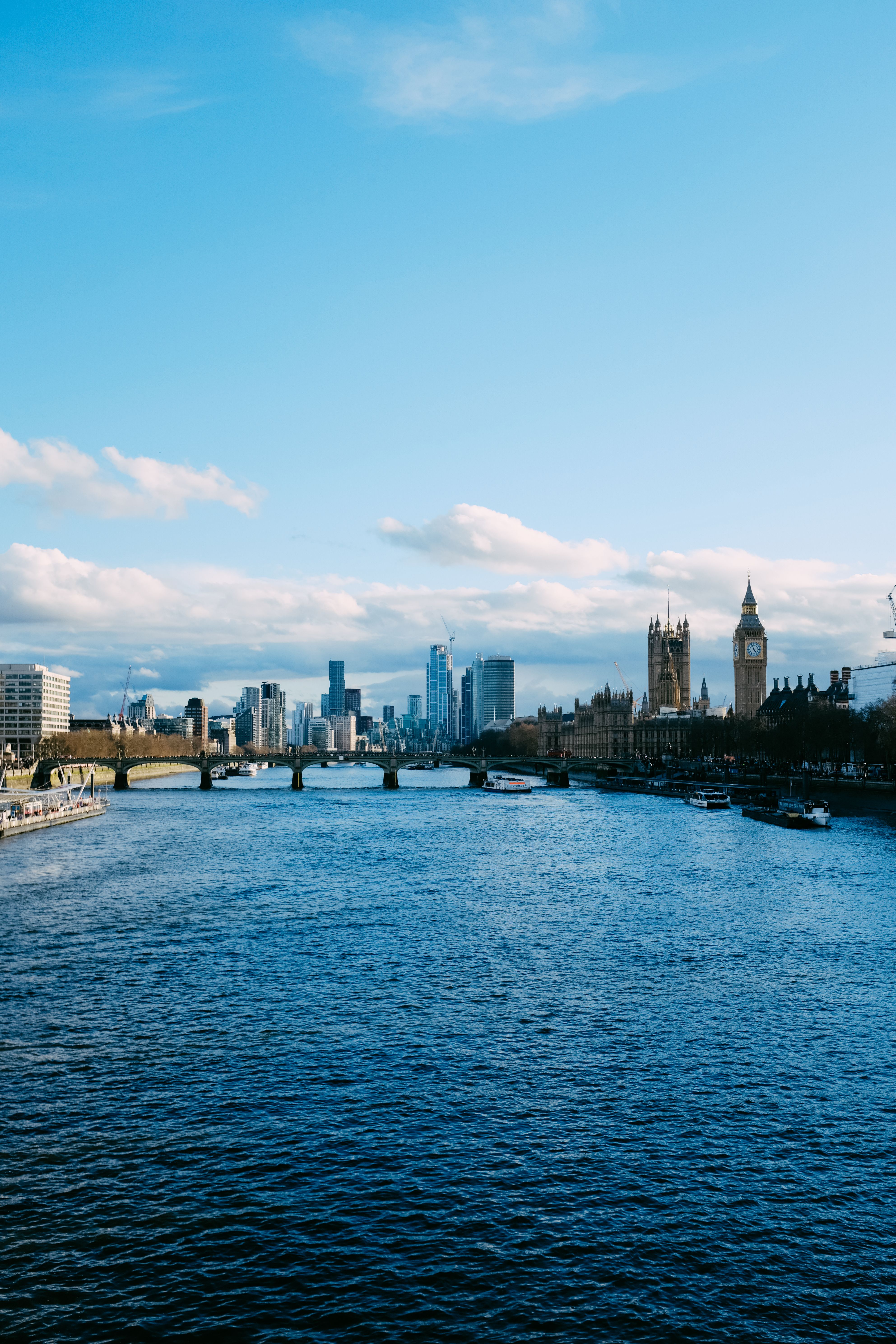 Vista Panorámica Del Río Támesis Y El Horizonte De Londres · Foto de ...