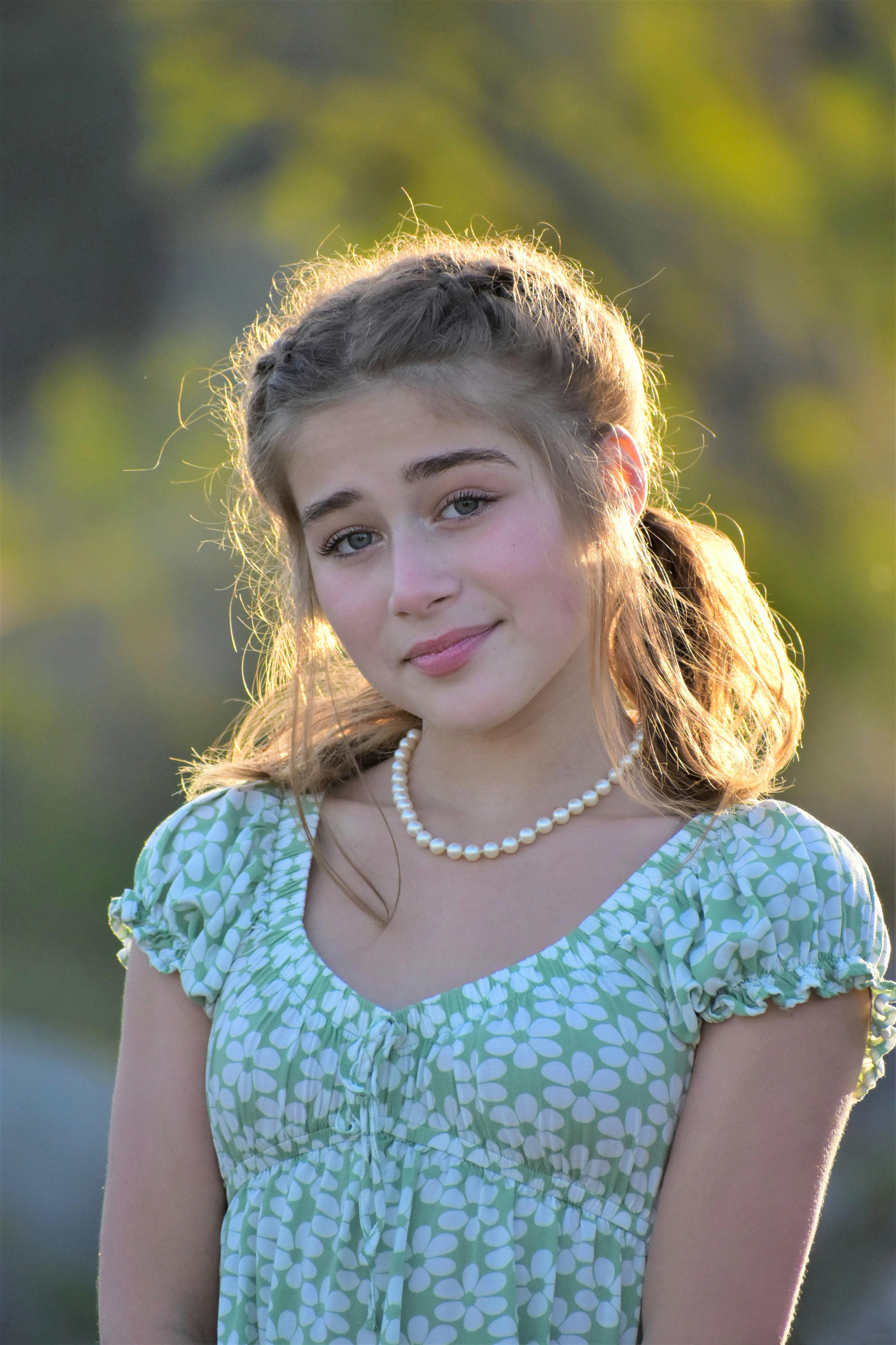 Girl with Flowers · Free Stock Photo