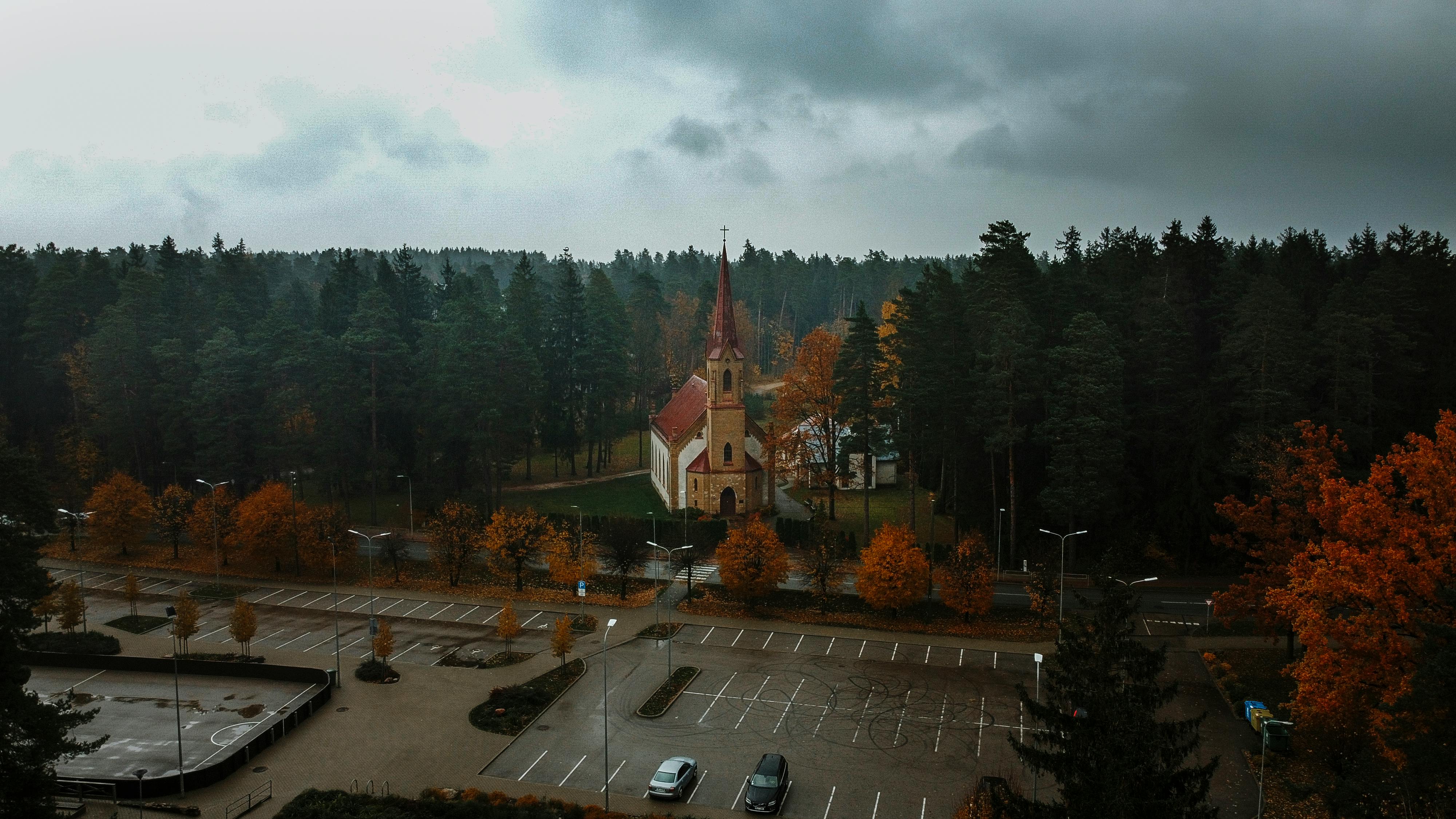 Red Lutheran Church · Free Stock Photo