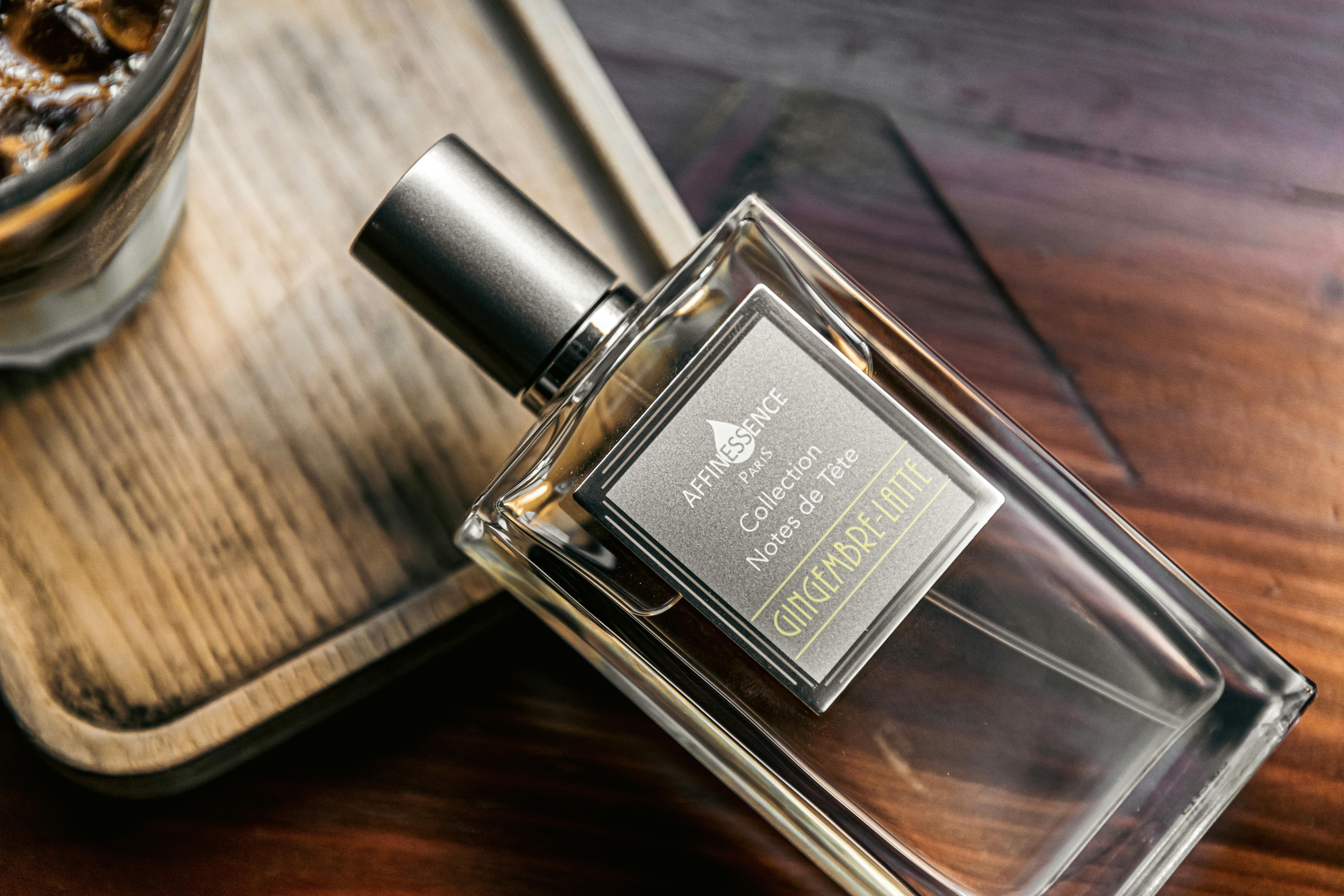 Close up of Glass Perfume Vial · Free Stock Photo