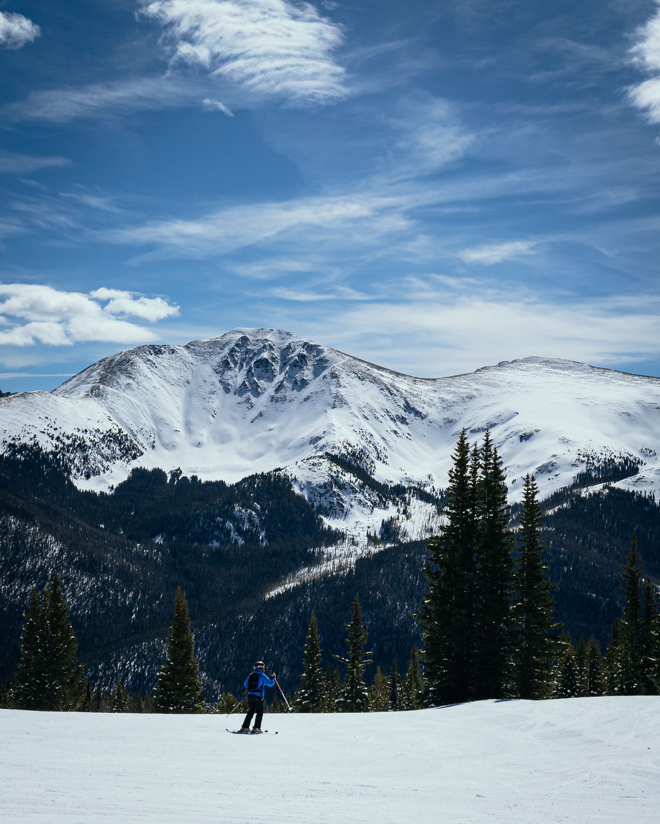 Person Skiing with Mountain behind · Free Stock Photo
