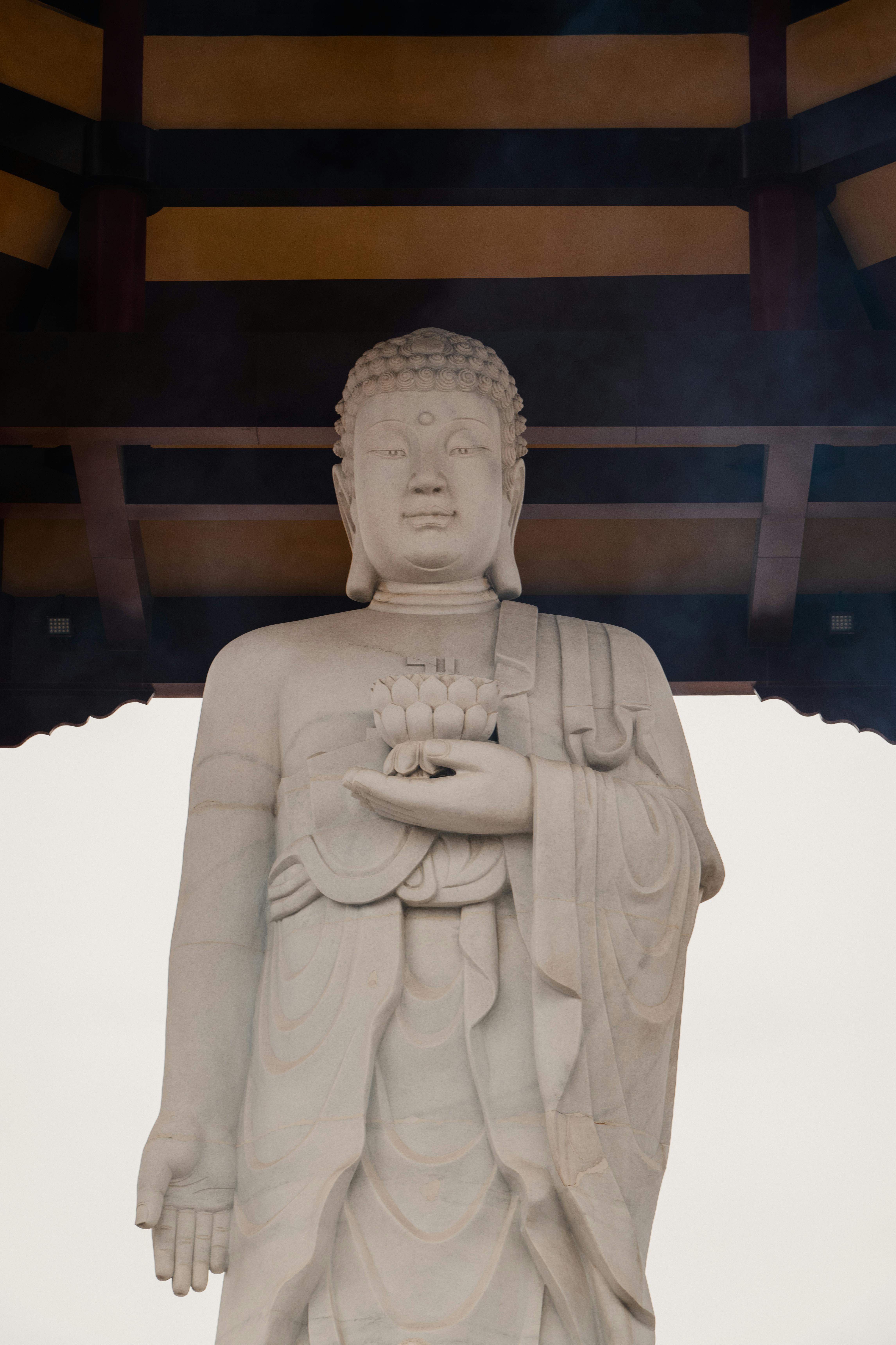 Sculpture of Eastern God · Free Stock Photo