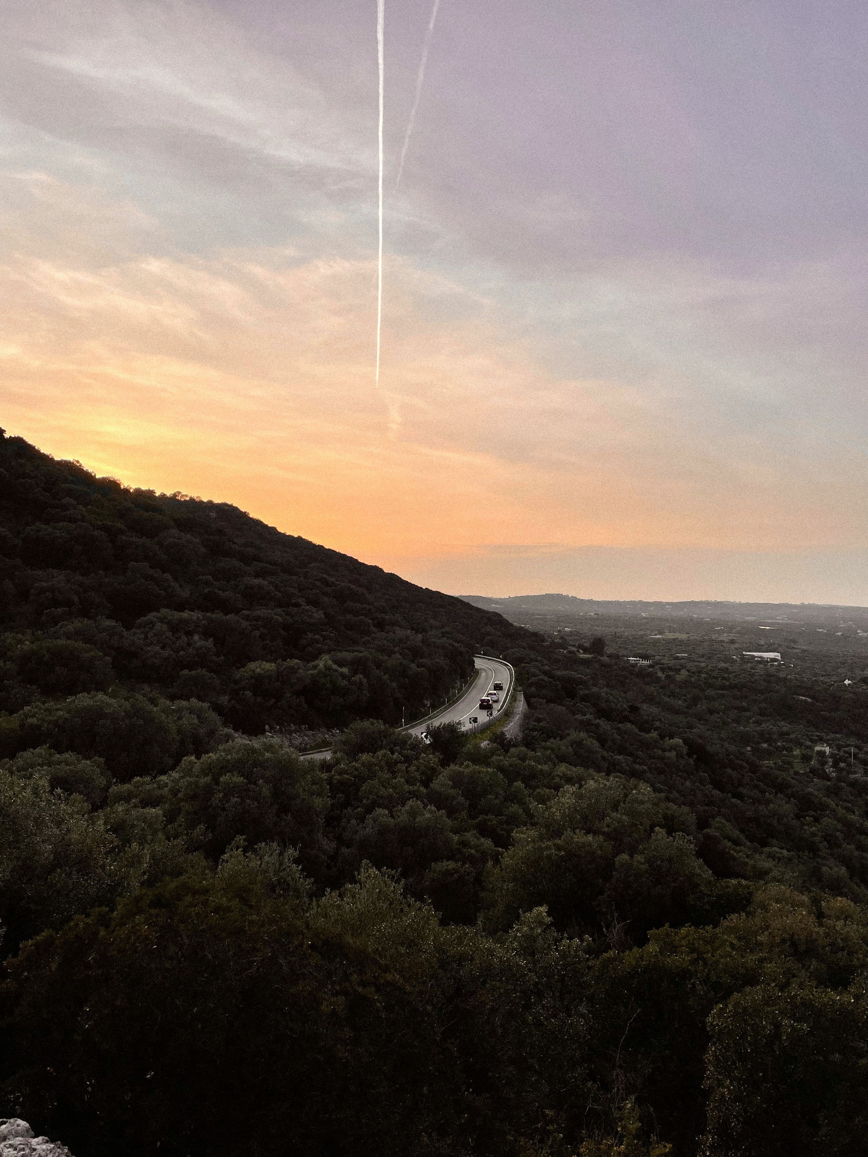 Road on Hill · Free Stock Photo
