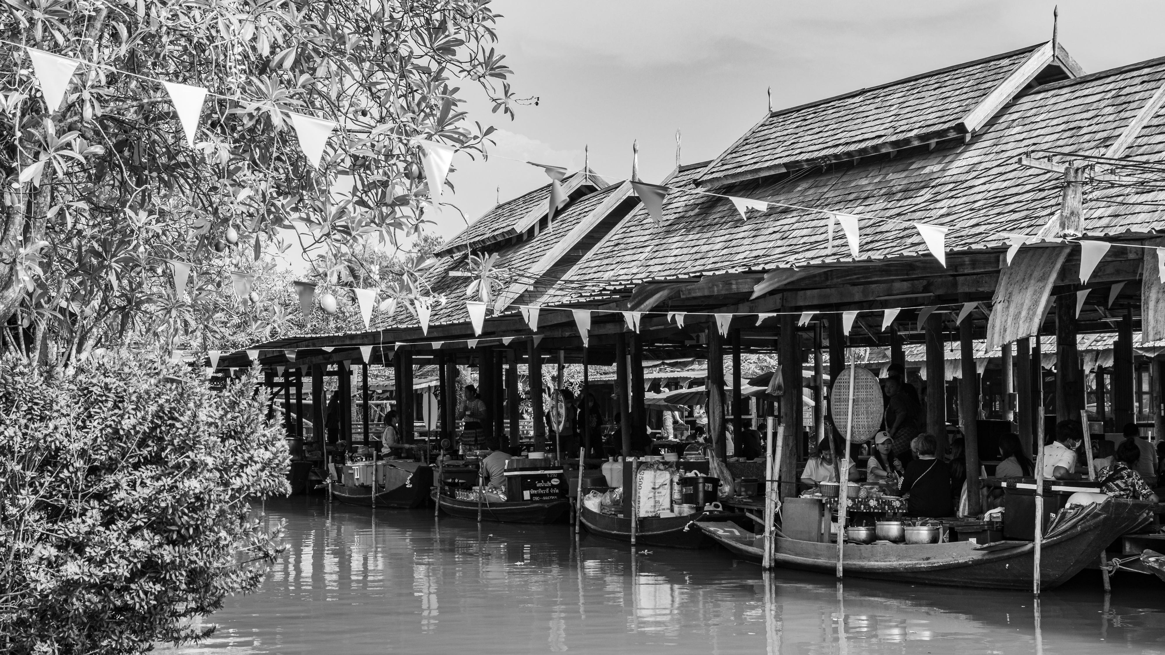 Boats on Water in Village · Free Stock Photo