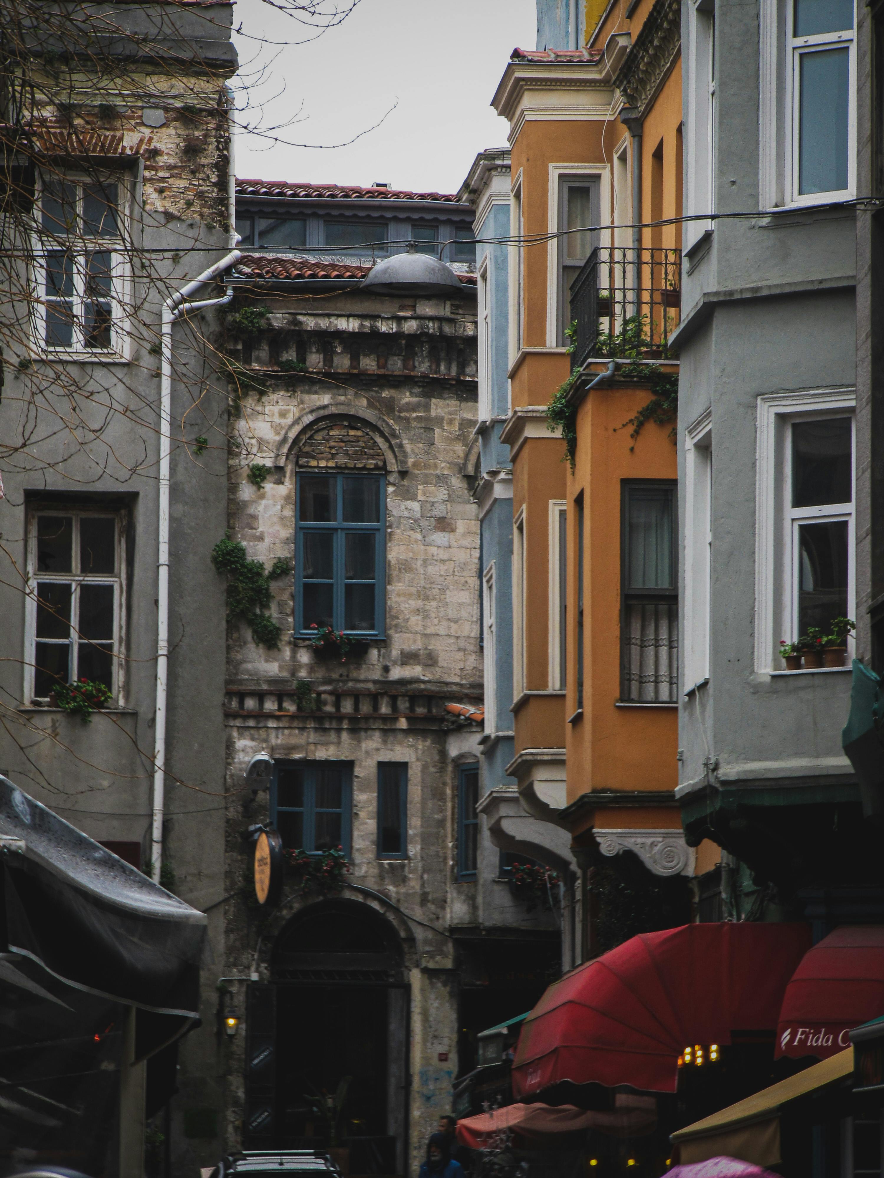 Buildings in Town · Free Stock Photo