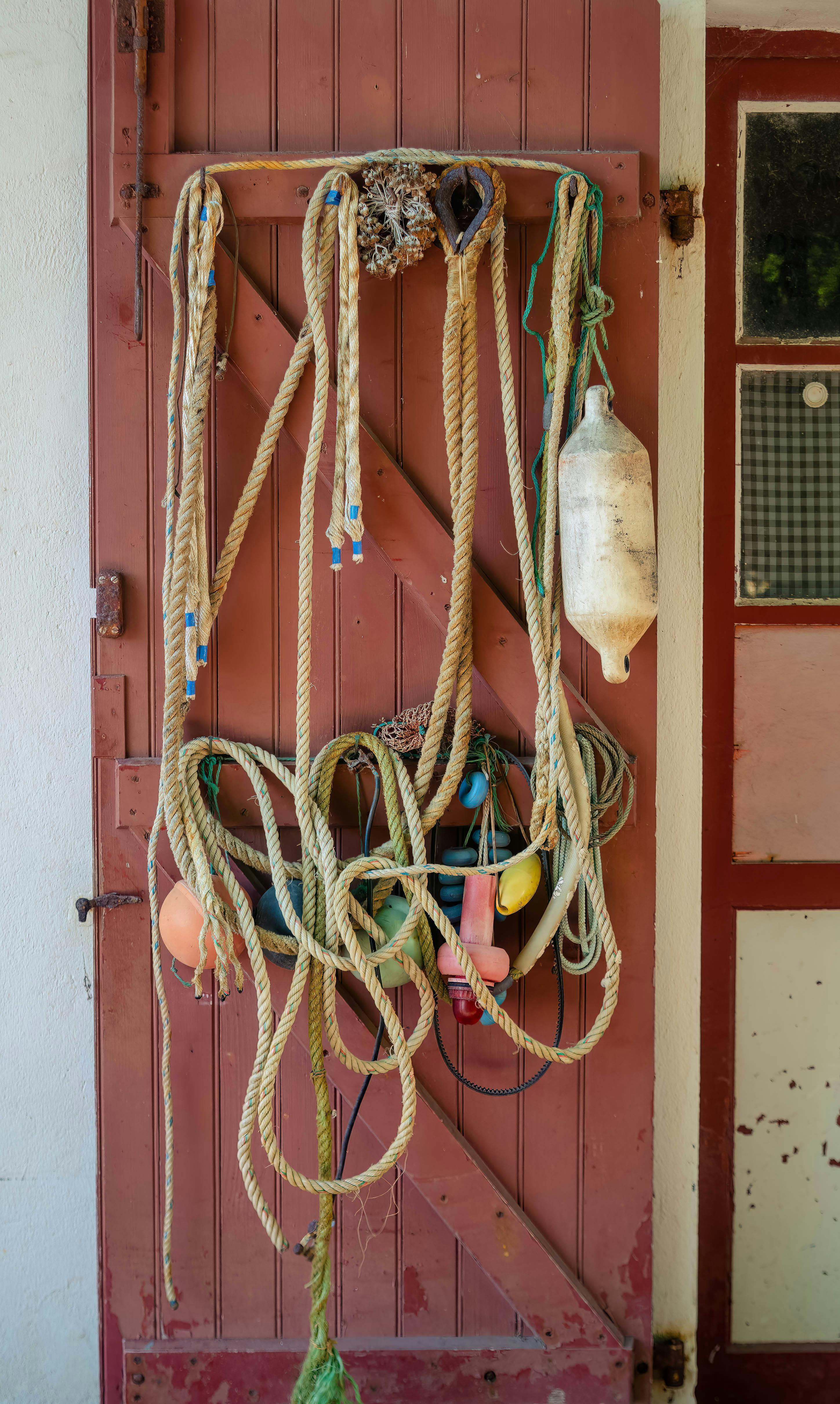 Close-Up Shot of Ropes · Free Stock Photo