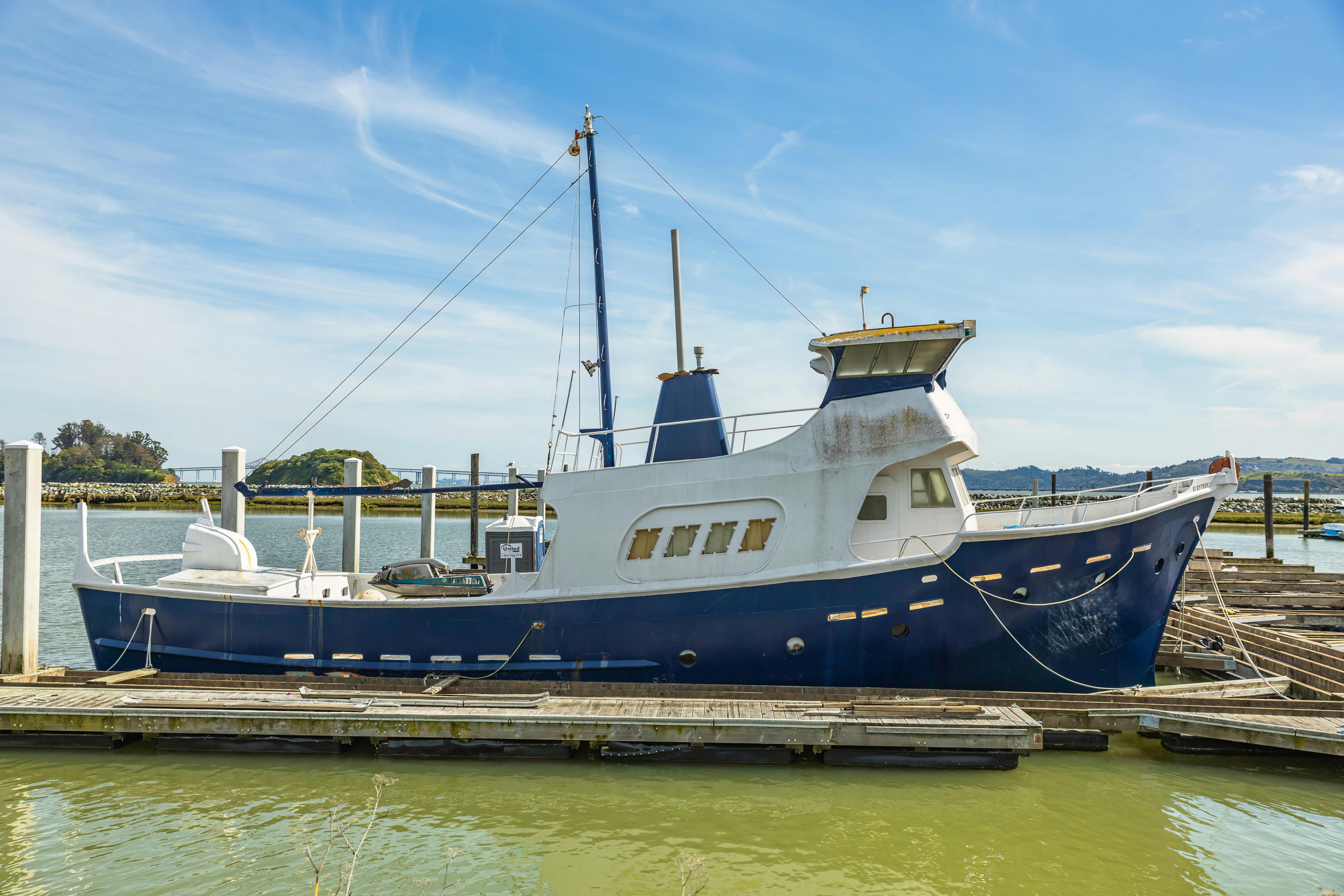 Ships in Port · Free Stock Photo