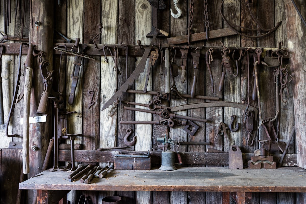 Workshop Photos, Download The BEST Free Workshop Stock Photos & HD Images