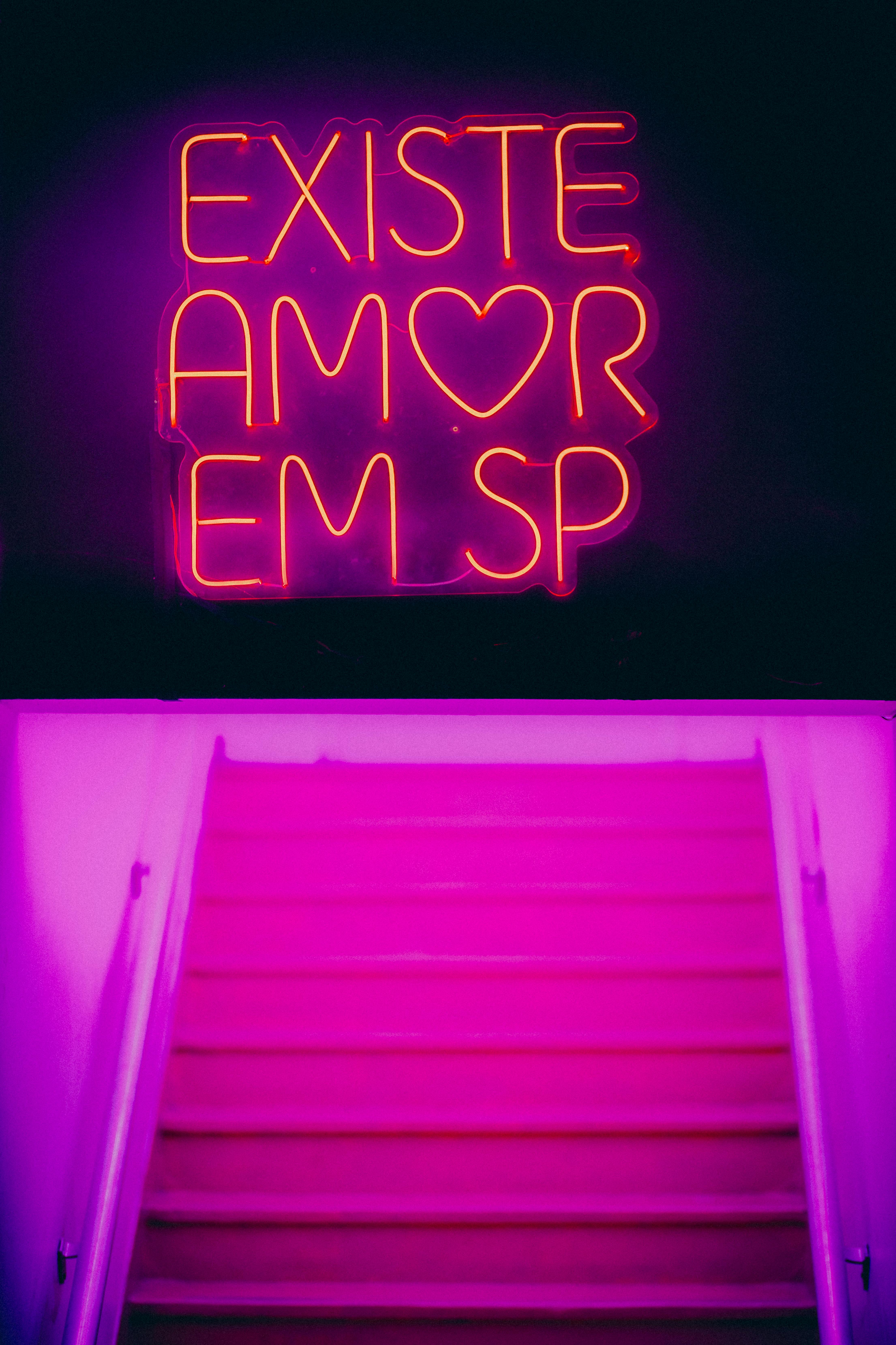 Foto de stock gratuita sobre escaleras, luz rosa, muro, neón, paredes ...