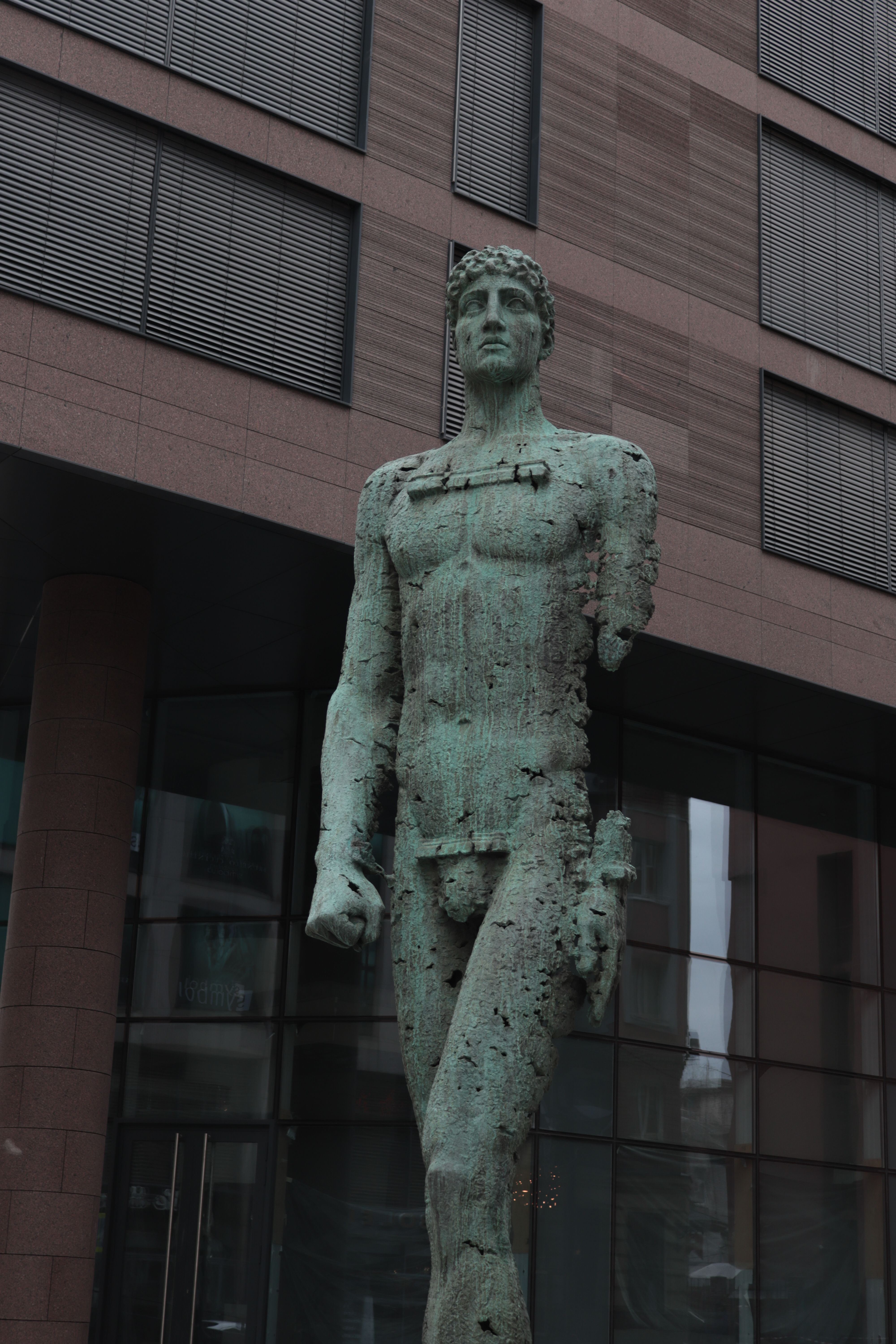Man statue · Free Stock Photo