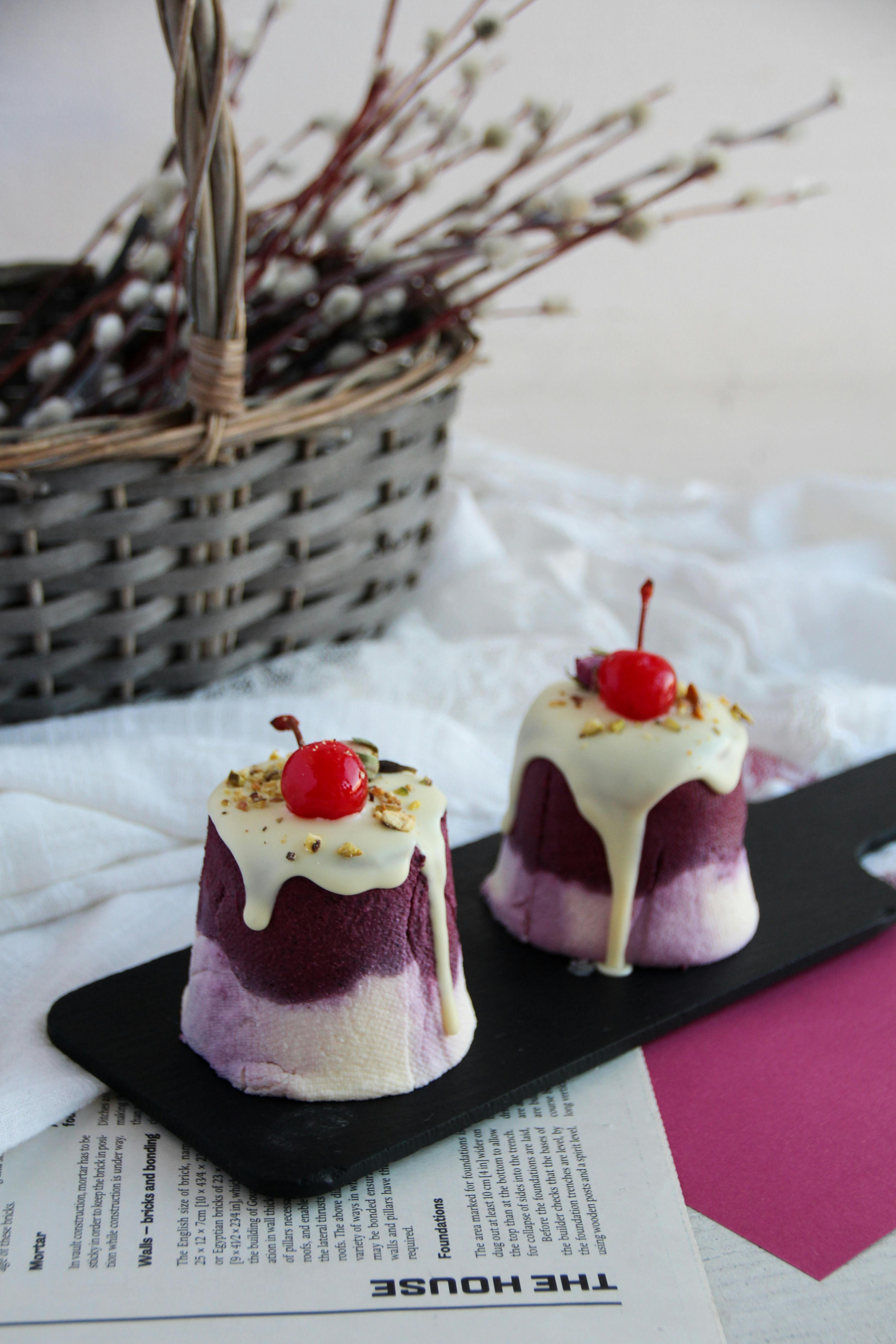 Sweet Cakes on Tray · Free Stock Photo