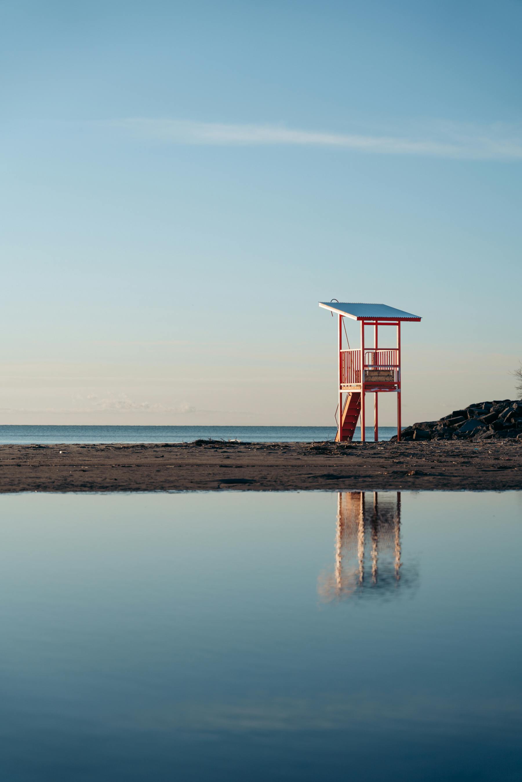 Empty Life Guard Post · Free Stock Photo