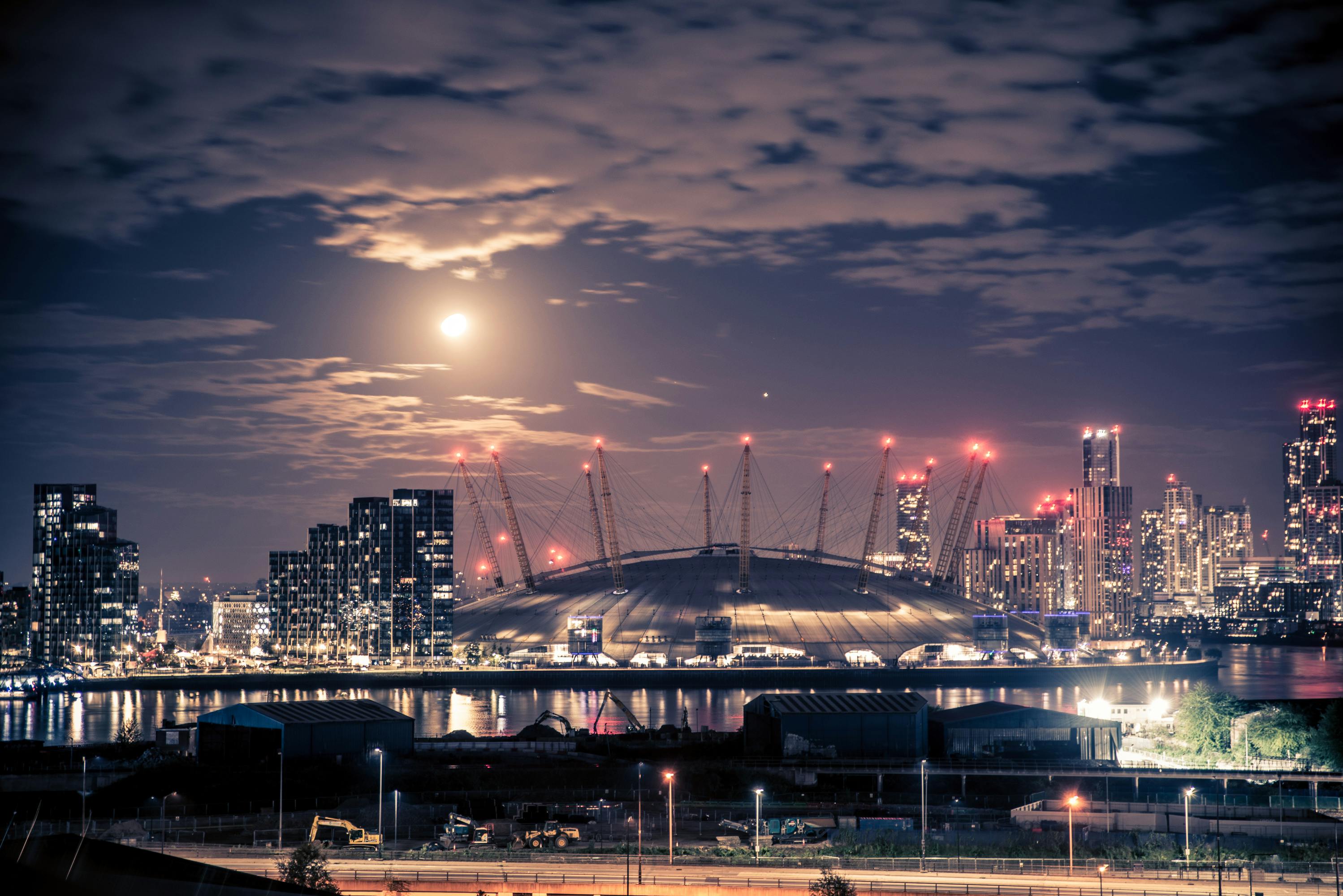 Moon Glowing over the O2 Arena at Night · Free Stock Photo