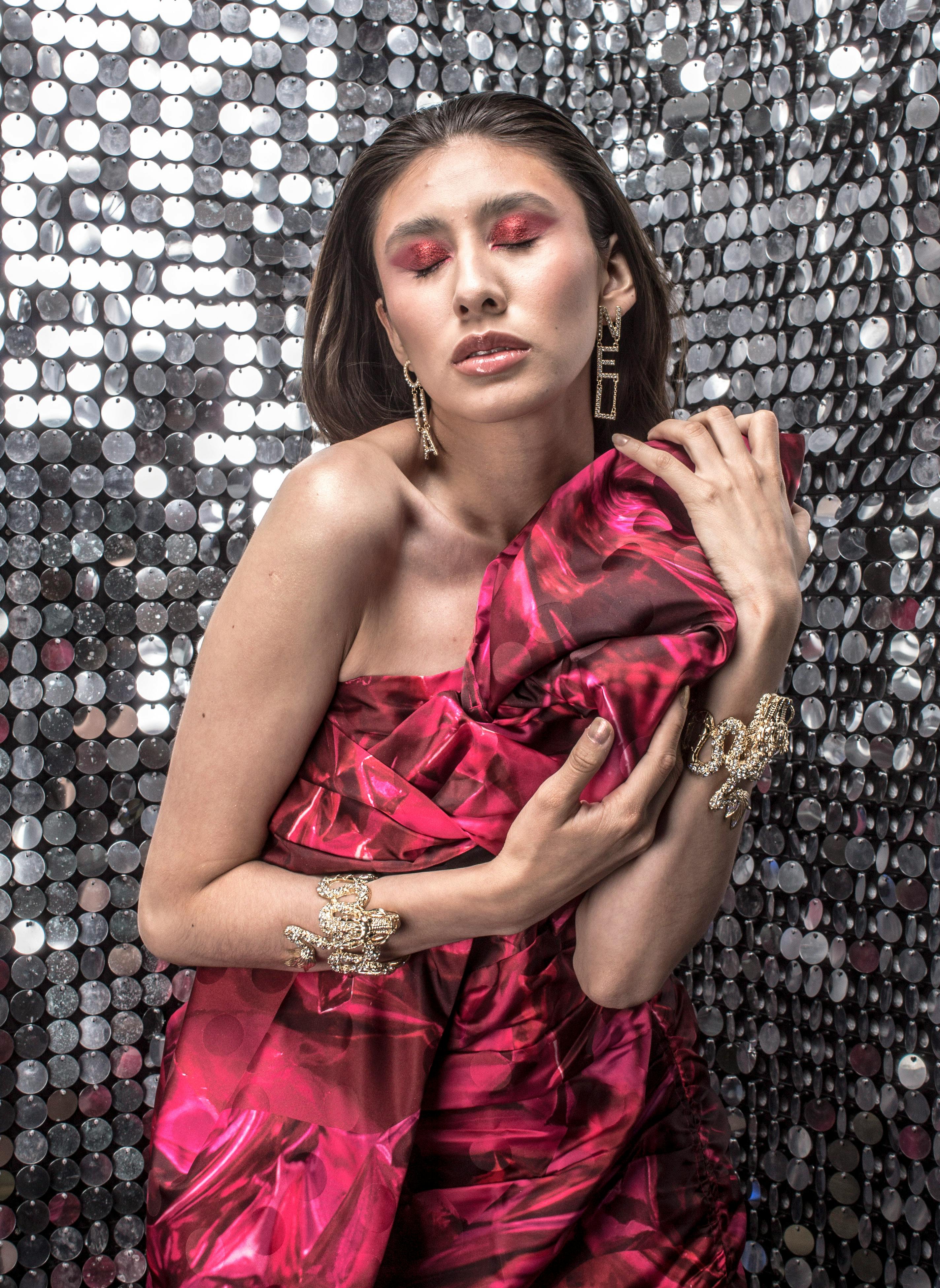 Supermodel Posing after Modeling Competition · Free Stock Photo