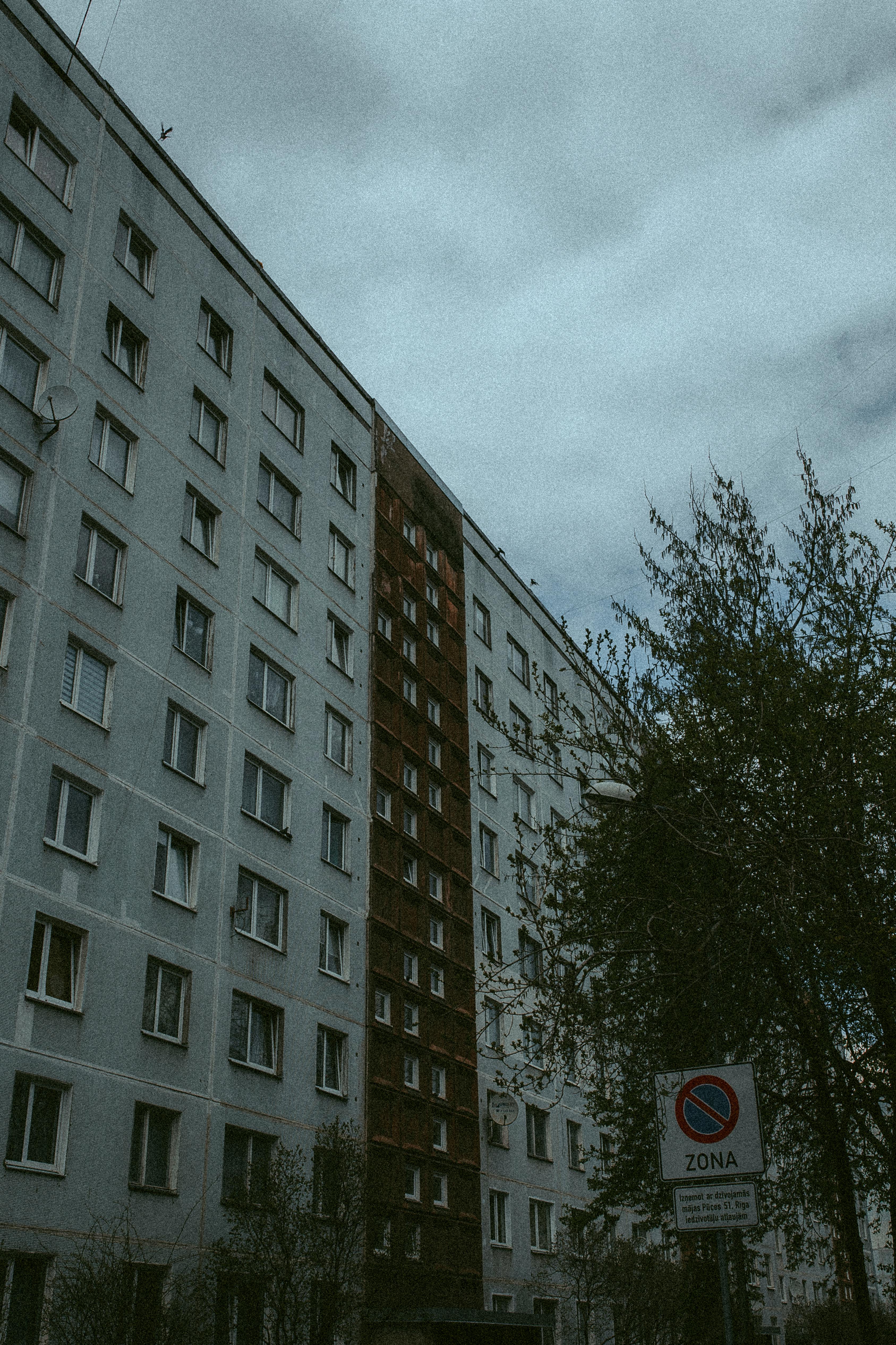 Facade of a Block of Flats in City · Free Stock Photo