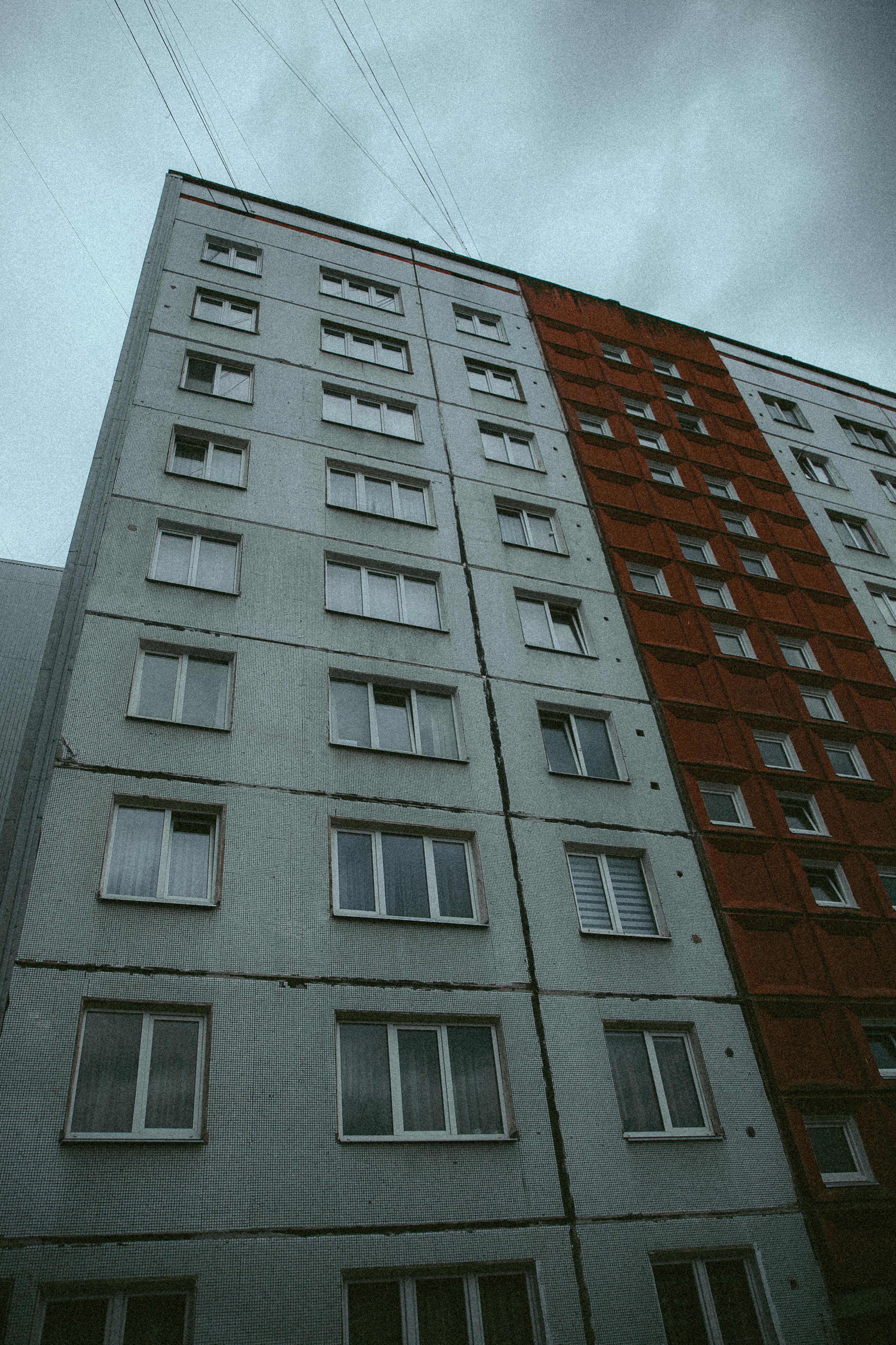 White High-rise Building · Free Stock Photo